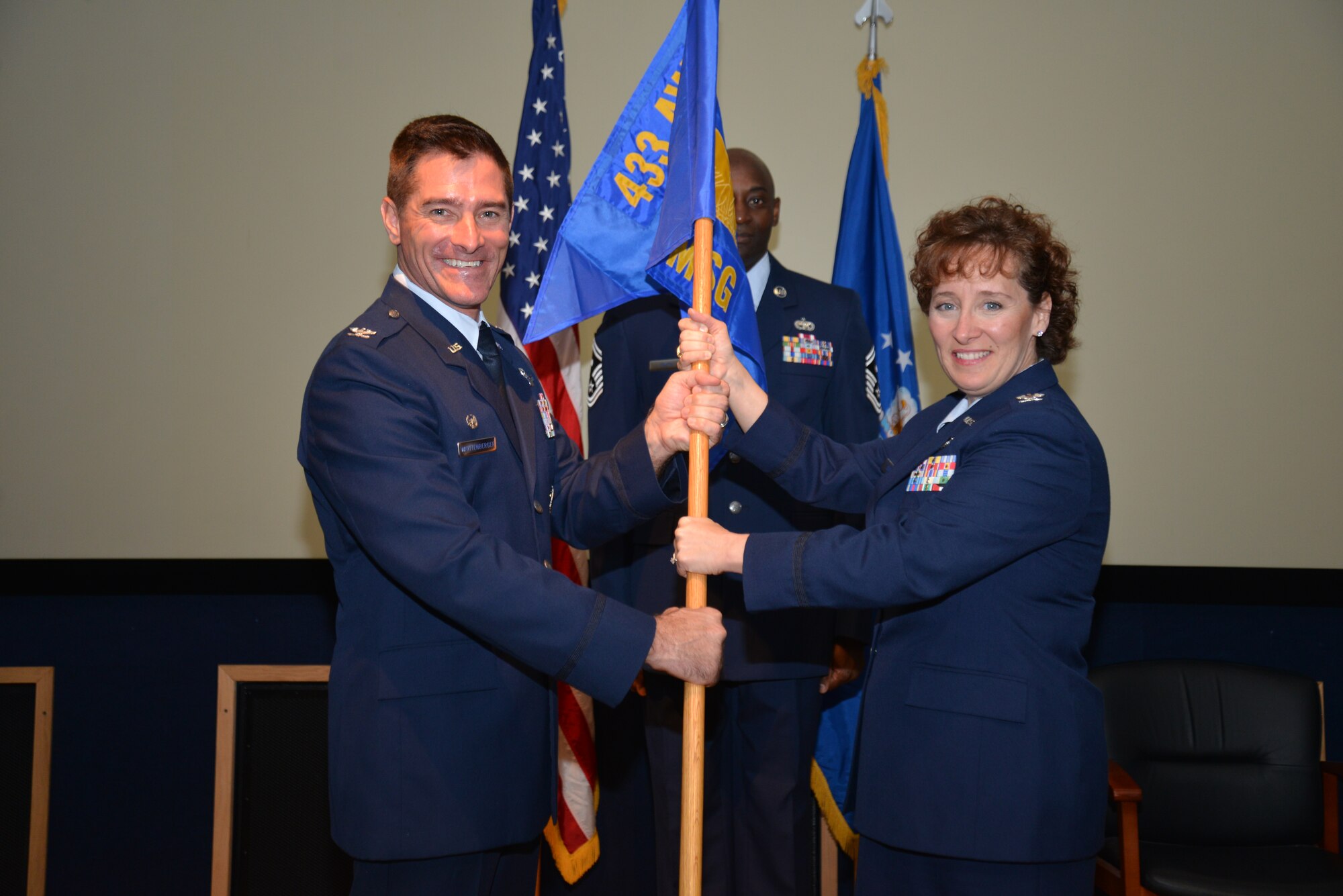 433rd Mission Support Group receives new commander > 433rd Airlift Wing ...