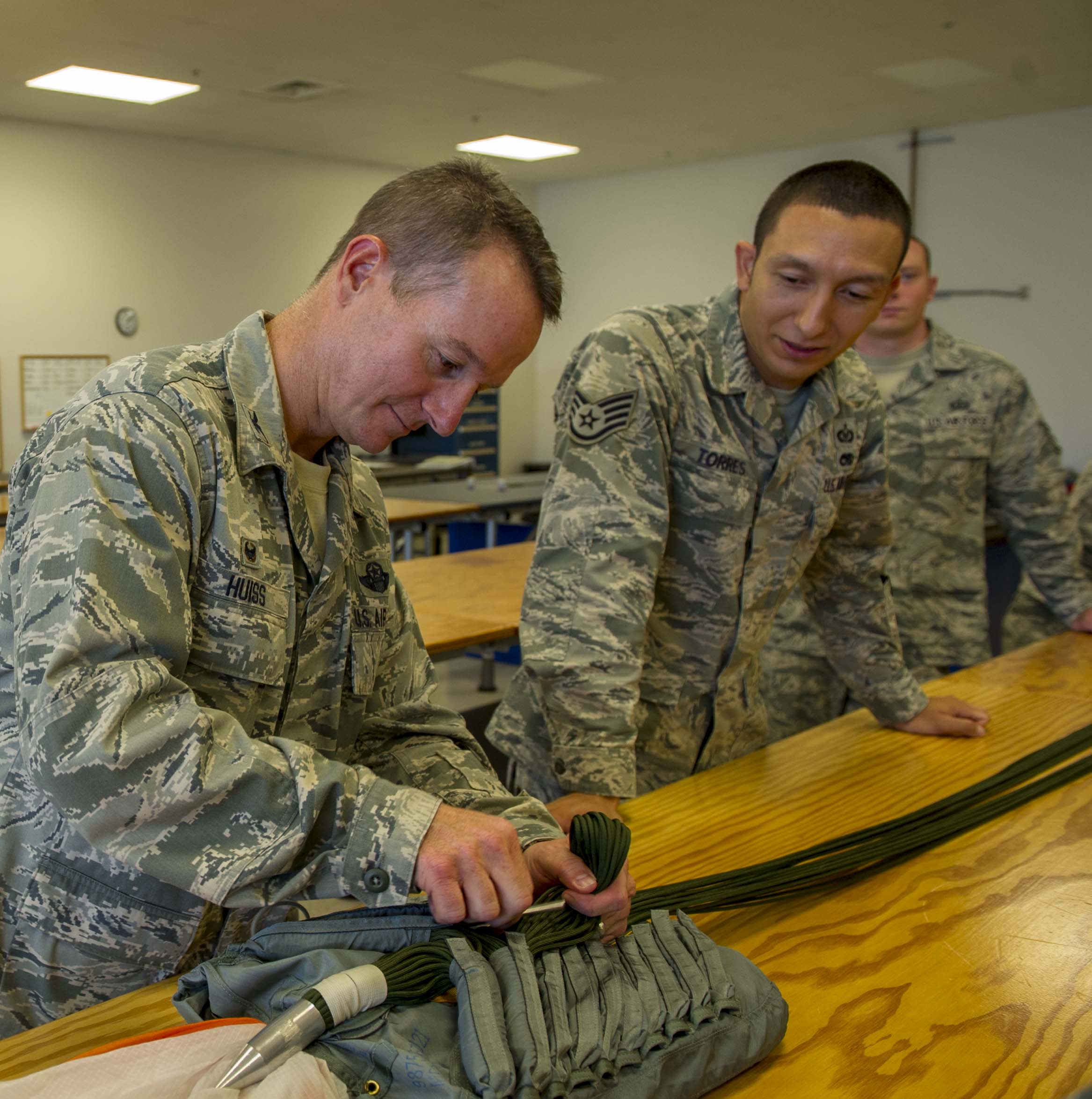 15th Wing leadership shadows 15th OSS Airmen > 15th Wing > Article Display
