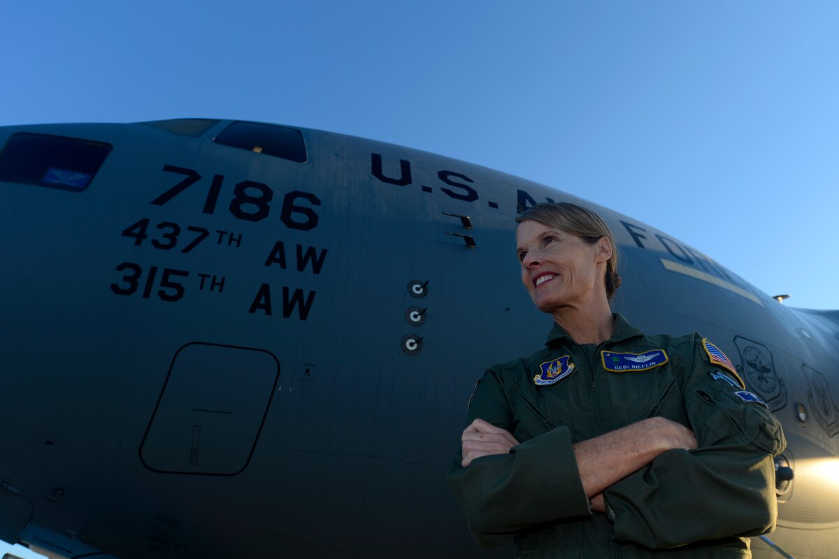 First female C-17 aircraft commander, aviation pioneer retires > Air ...
