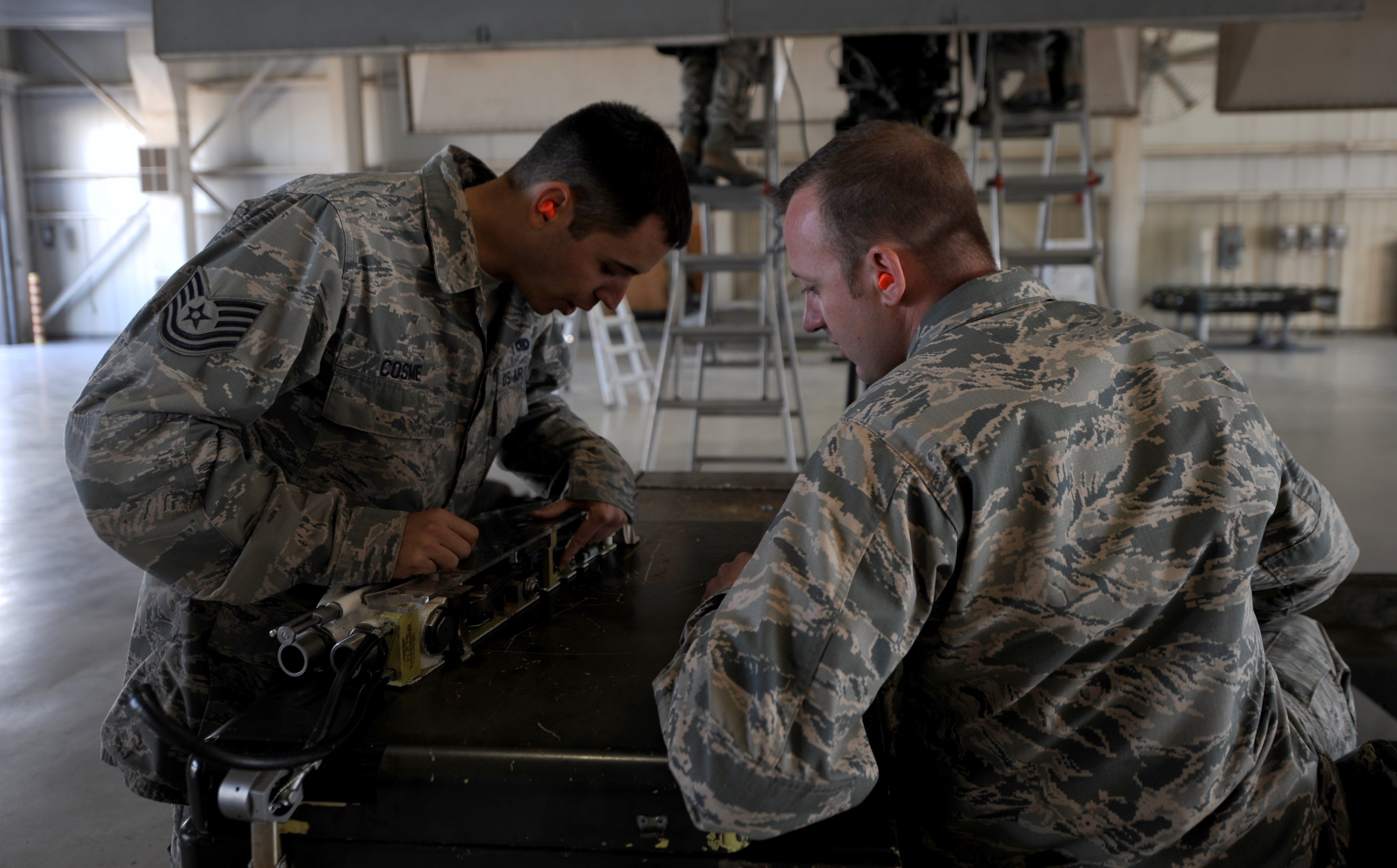 "Load Toads" teach bomb loads to officers > Dyess Air Force Base ...