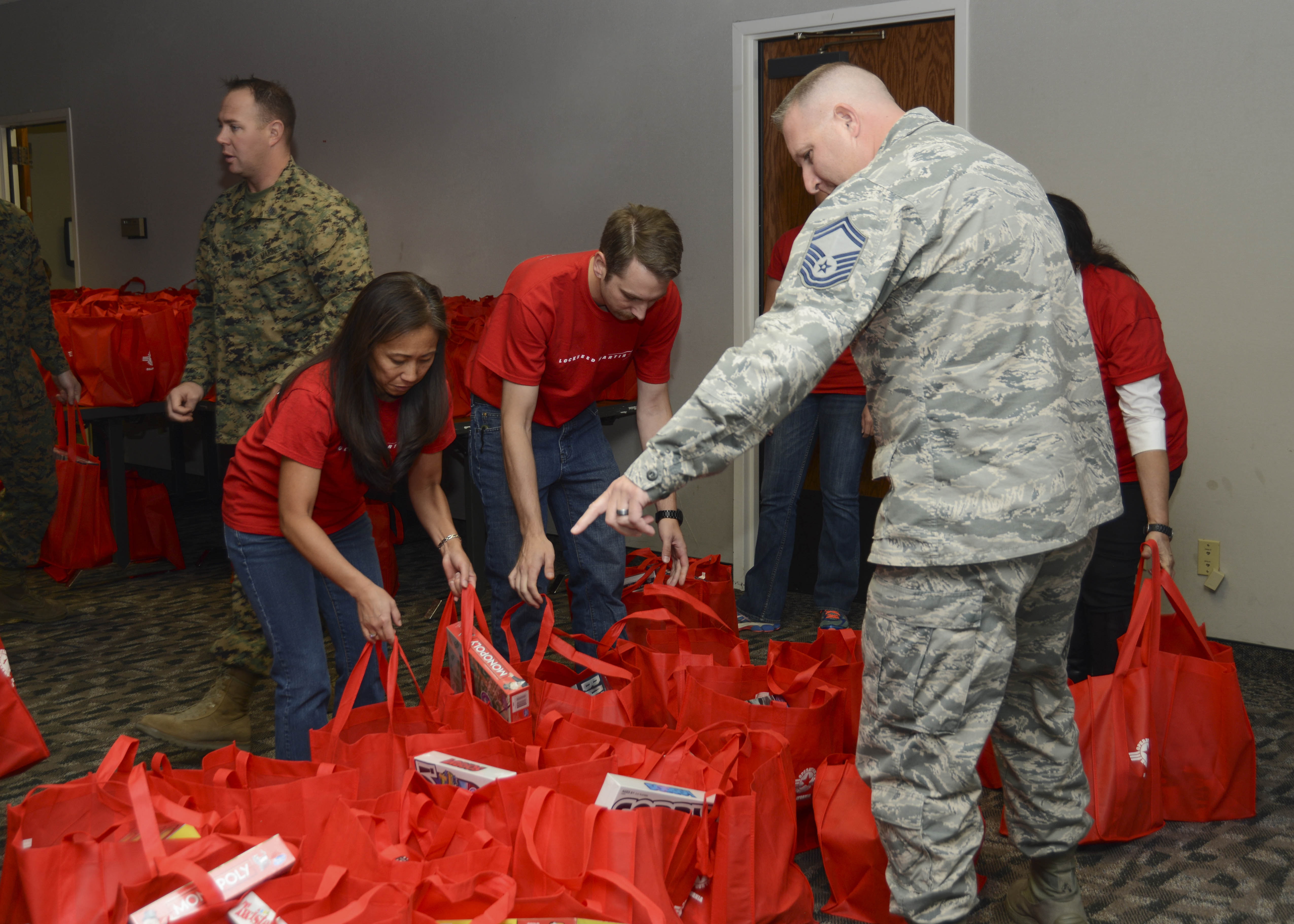 Operation Homefront says 'Thanks for Giving' > Edwards Air Force Base ...