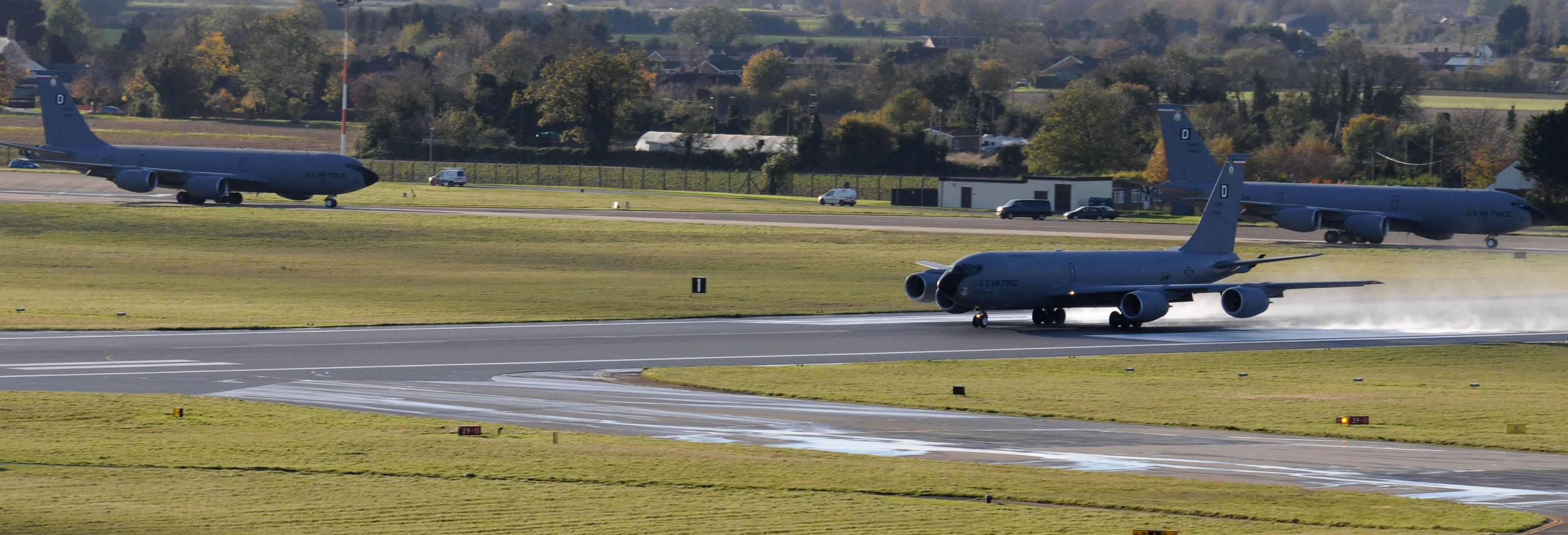 Three-ship takes off from RAF Mildenhall > Royal Air Force Mildenhall ...