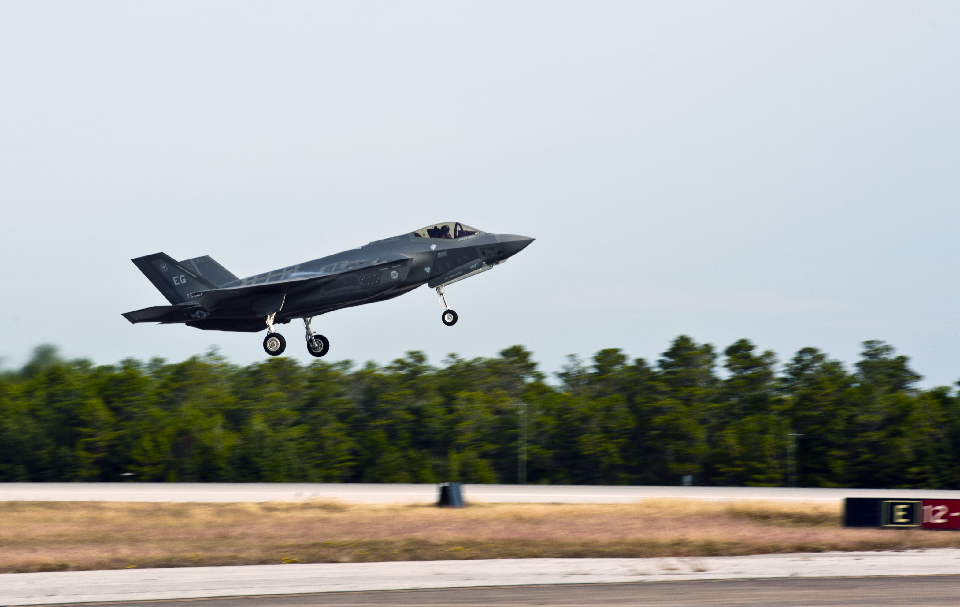 F-35 and F-22 combine capabilities in operational integration training ...