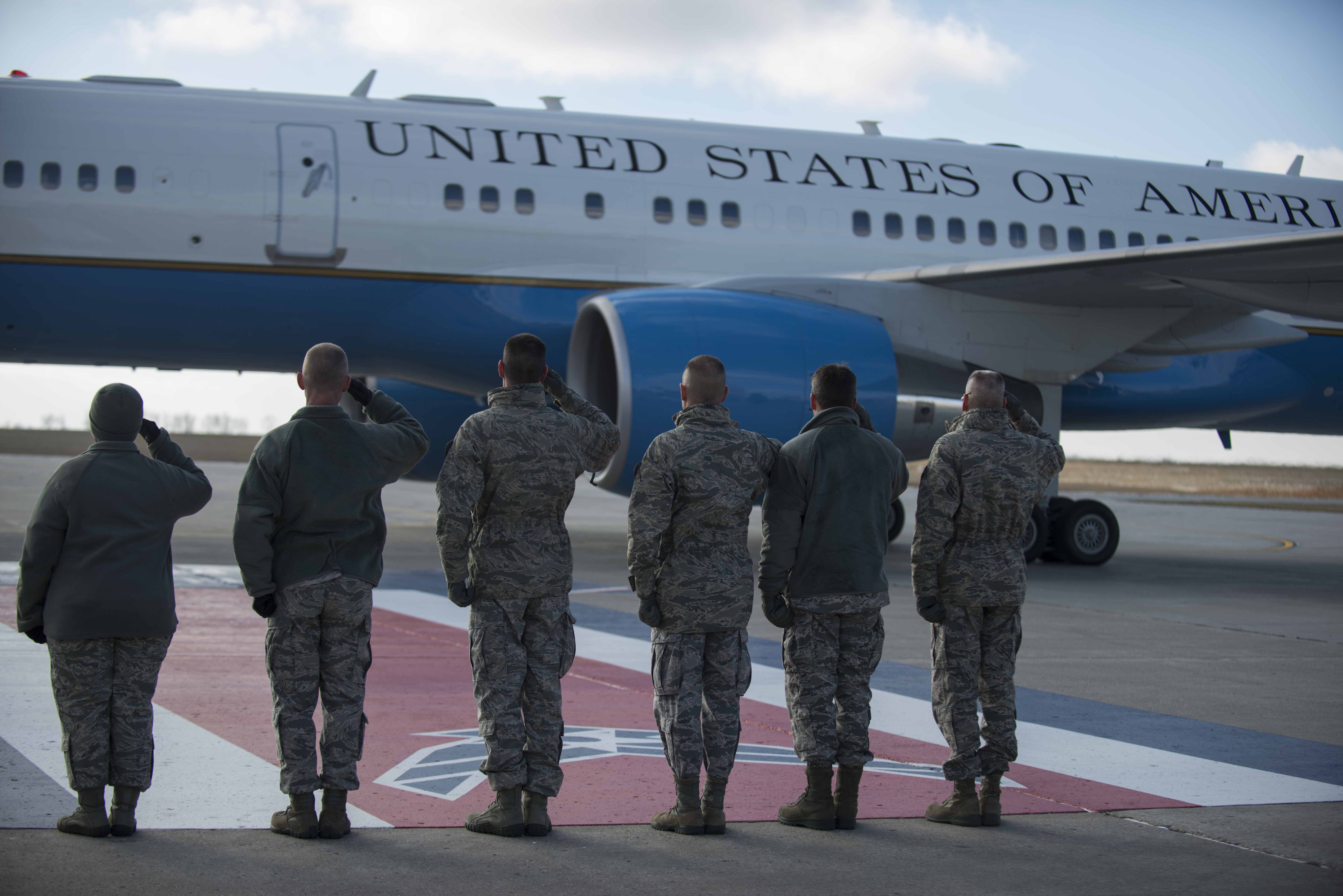 Secretary of Defense visits Team Minot > Minot Air Force Base > Article ...