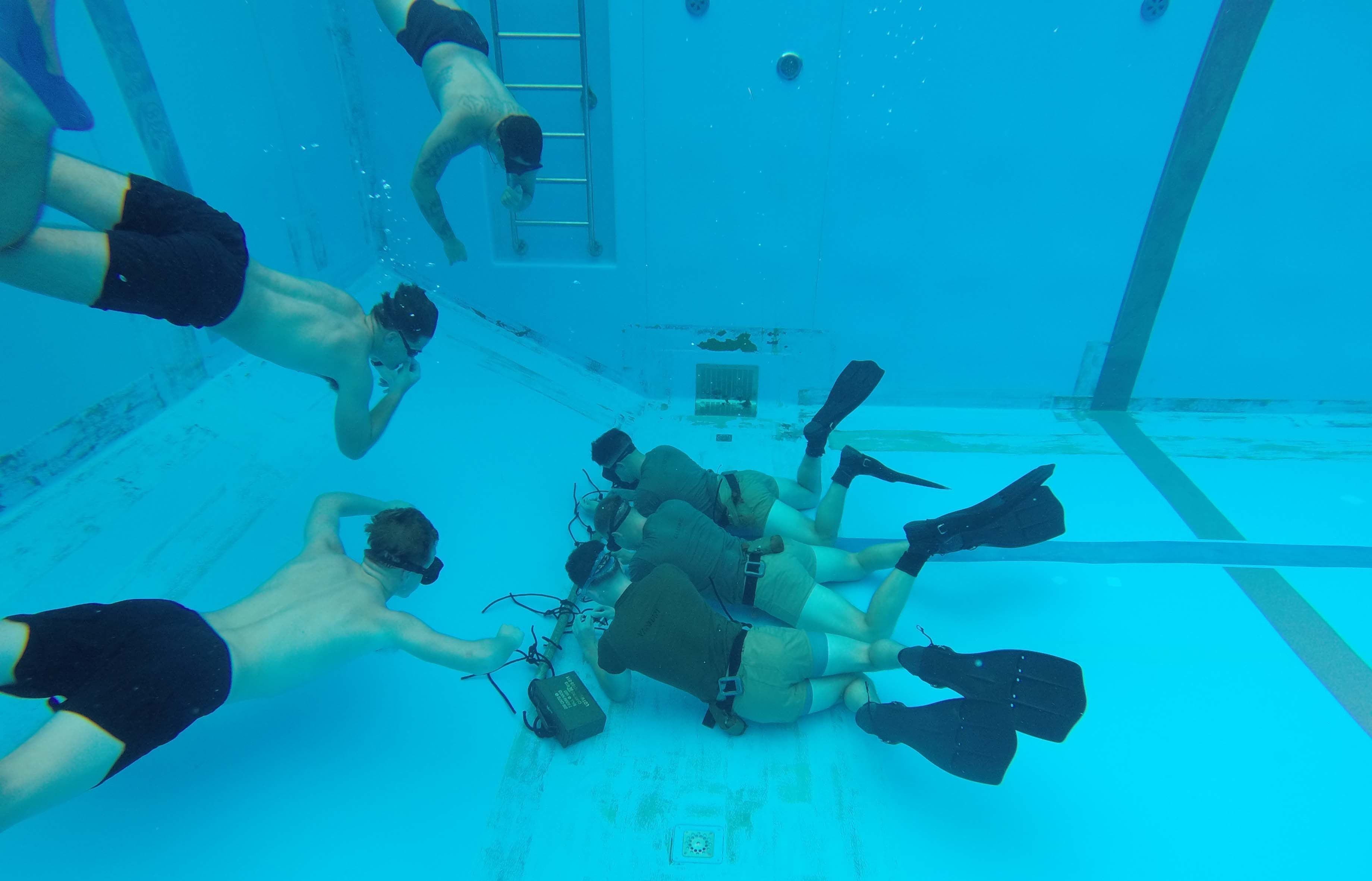 Recon Marines test the waters before Combatant Diver Course