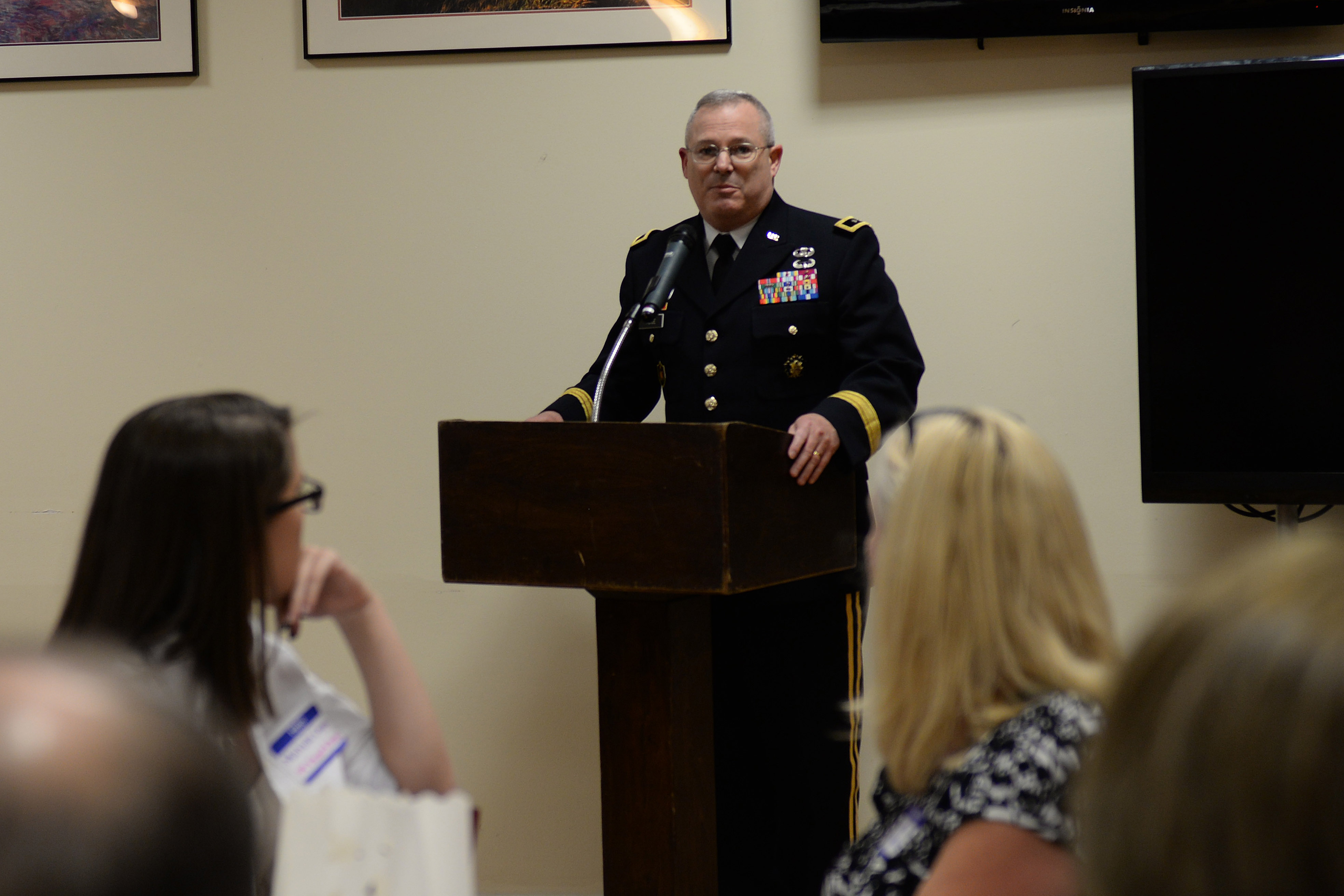 SOS hosts “Thanks for Giving” Potluck Social