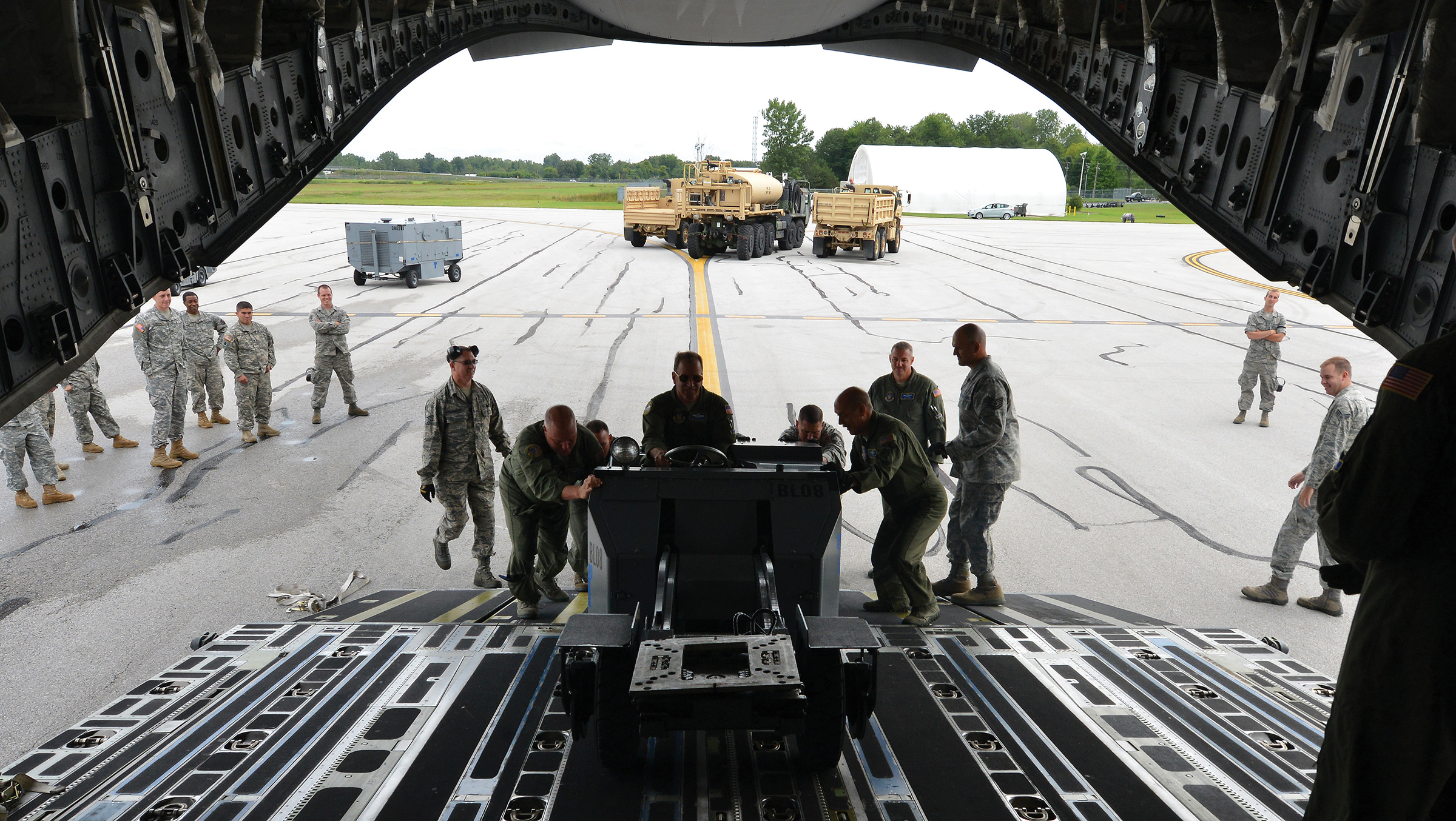 Ohio reserve loadmasters train ANG, Army Reserve personnel > Air Force ...