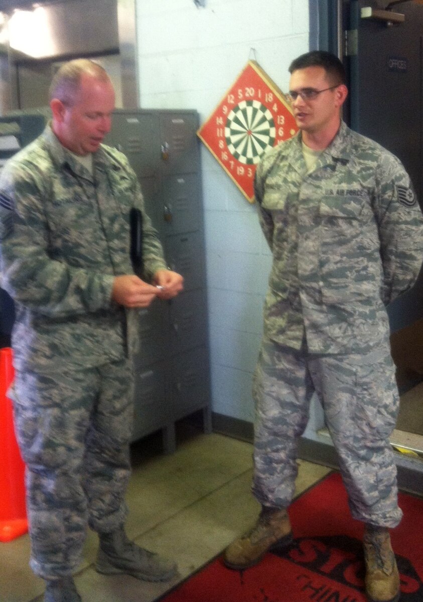 ANG Command Chief visits 109th AW Airmen > Air National Guard > Article ...