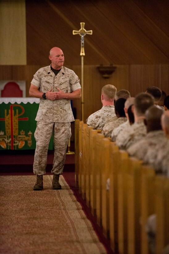 Commandant, First Lady and Sergeant Major of the Marine Corps Visit ...
