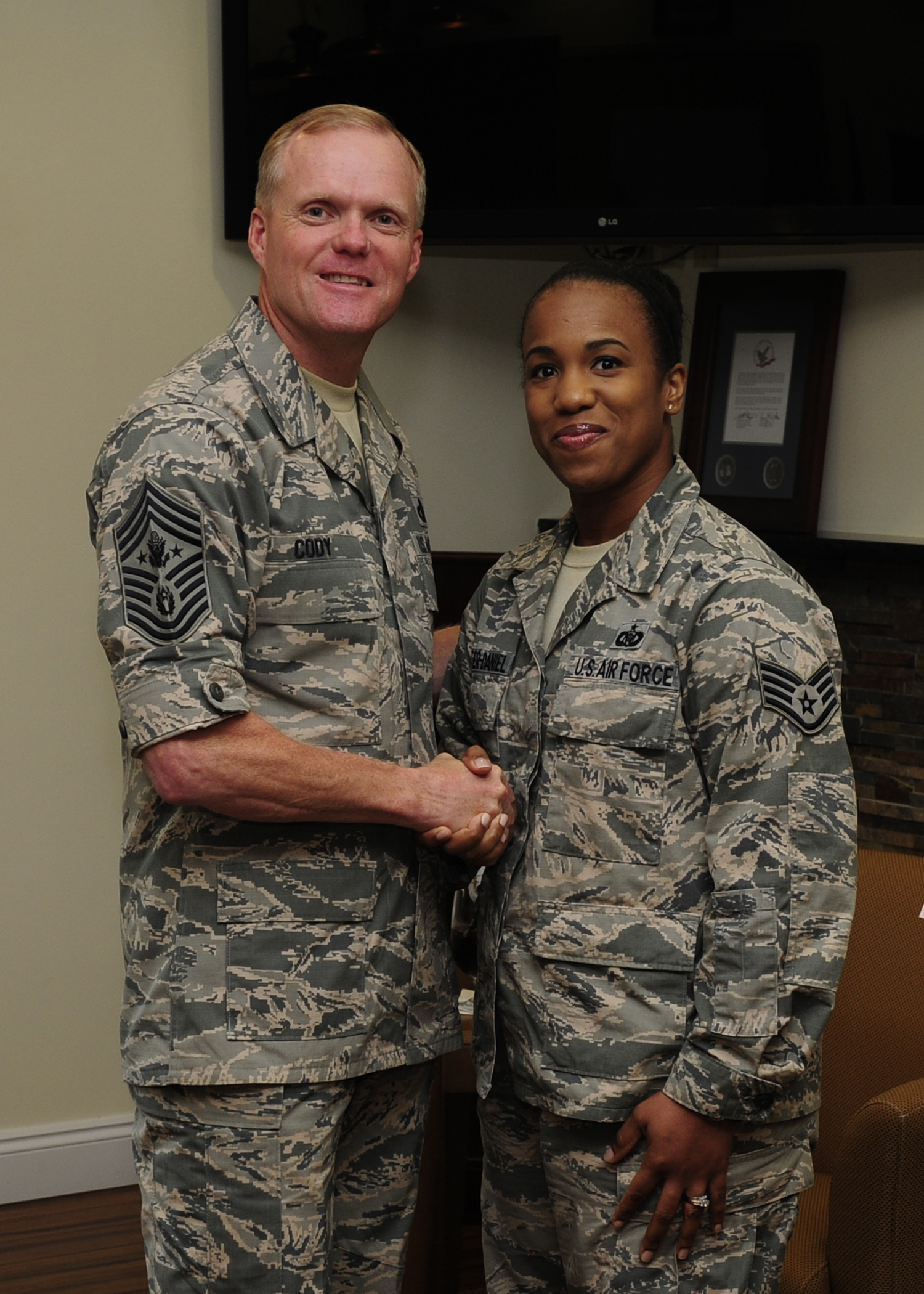 Reaching out > CONR-1AF (AFNORTH & AFSPACE) > Article Display