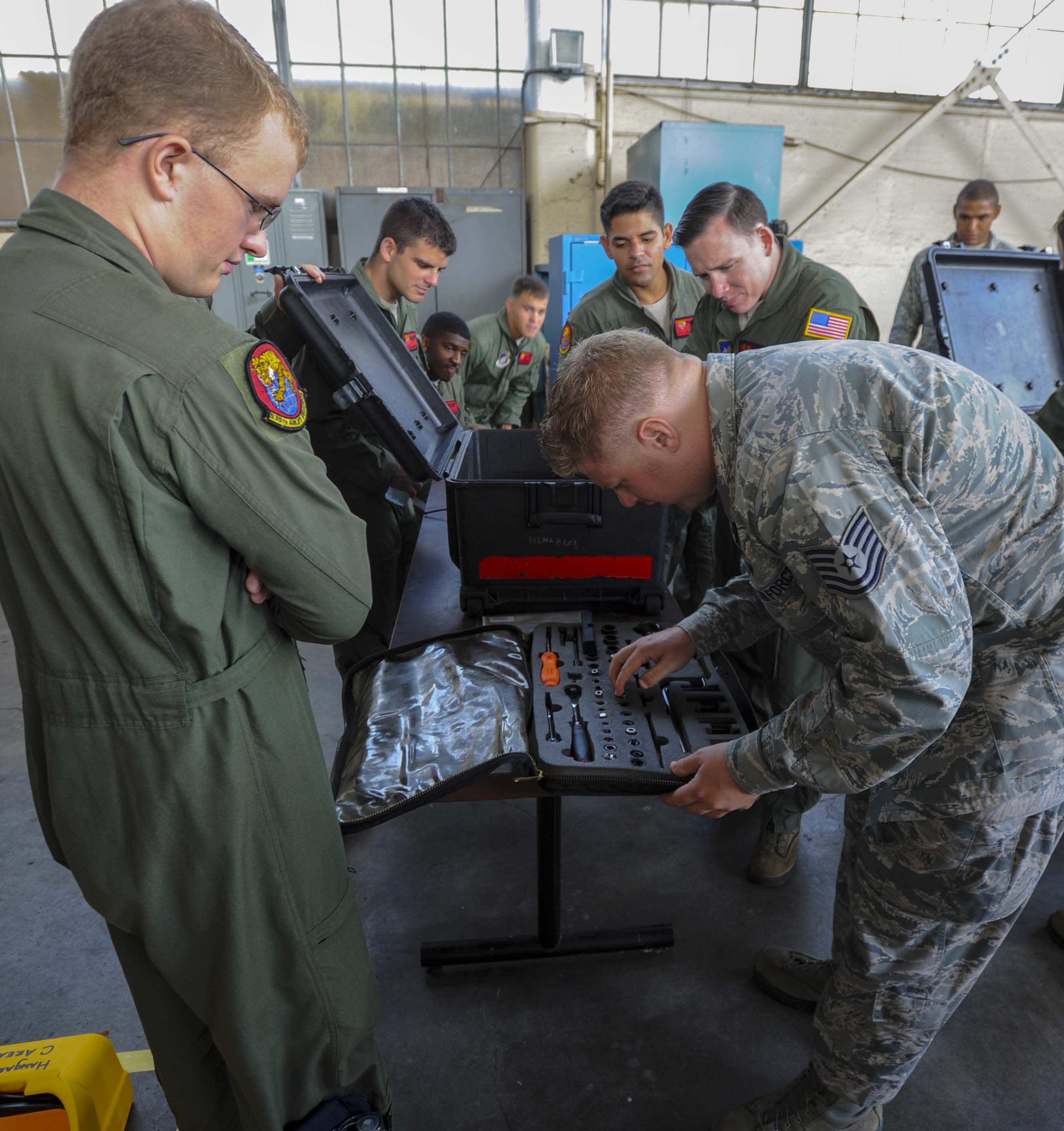 Aircrew members go behind-the-scenes of 735th AMS > Pacific Air Forces ...