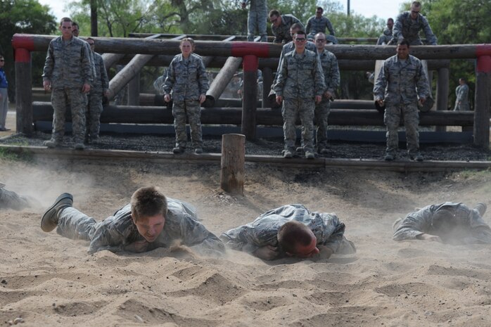 BMT trainees complete last run on closing obstacle course
