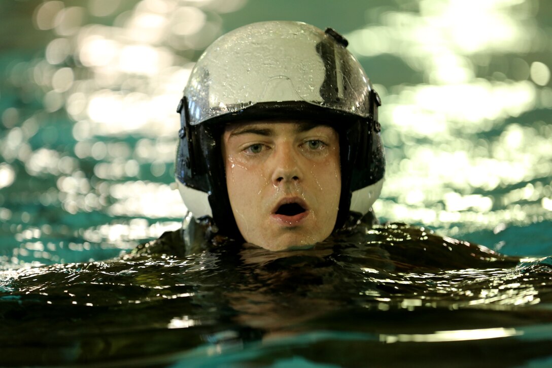 Aviation Marines, Sailors test water survival skills