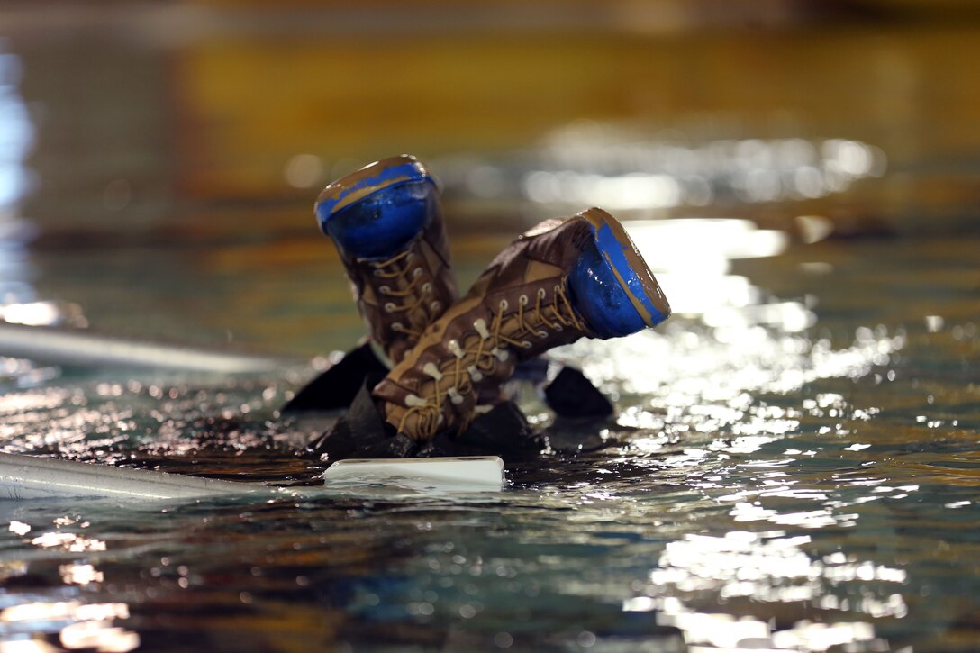 Aviation Marines, Sailors test water survival skills