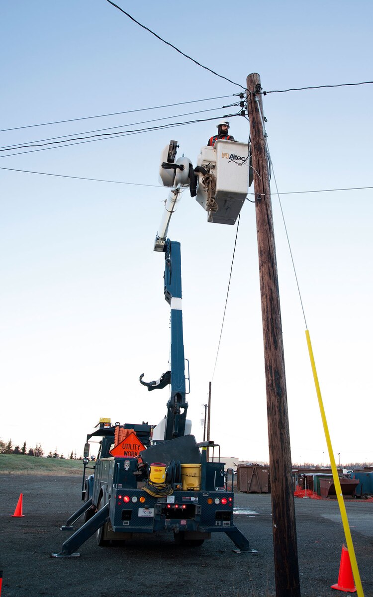 do electricians work outside