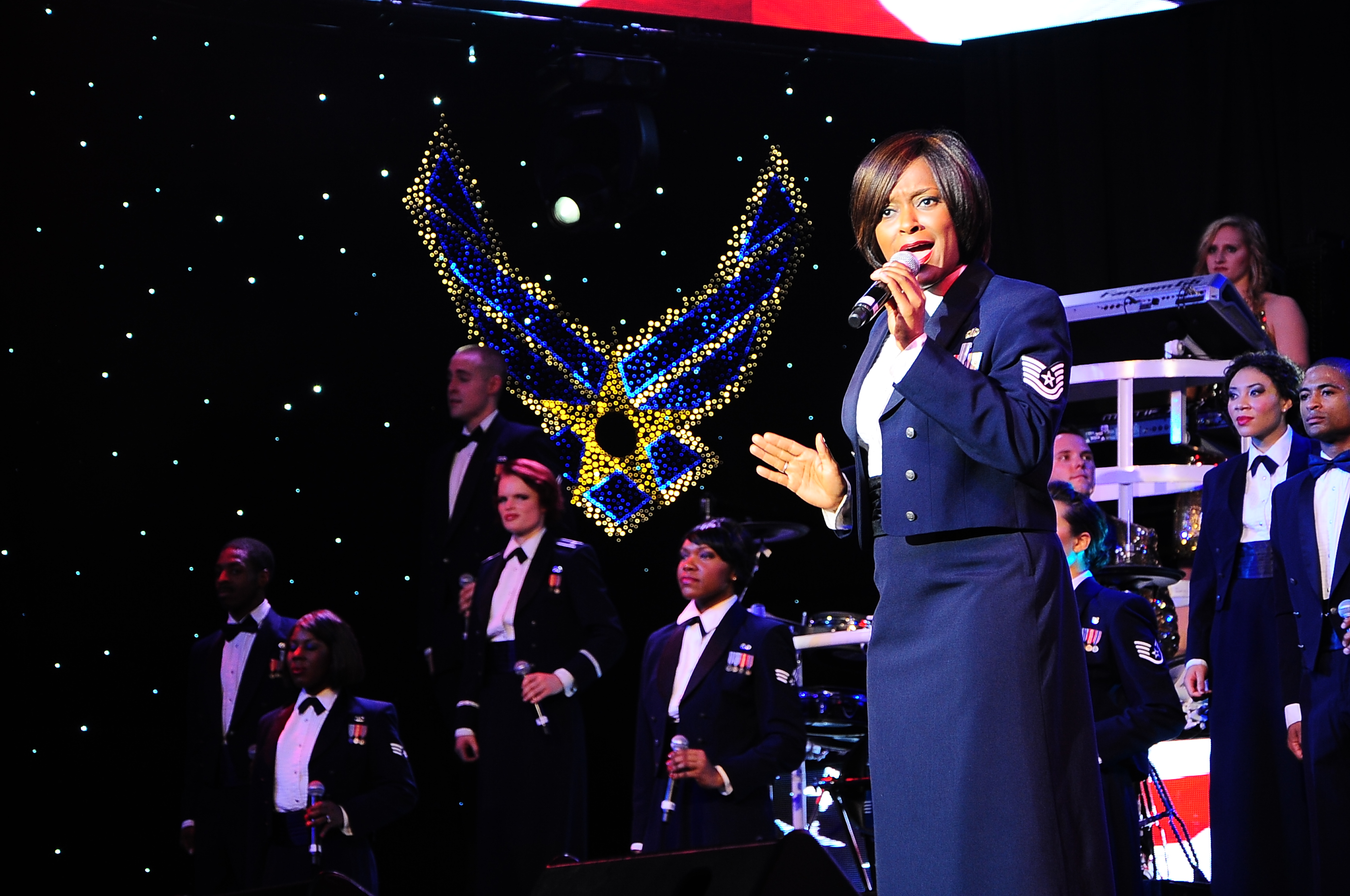 Tops In Blue rock the MUW > Columbus Air Force Base > Article Display