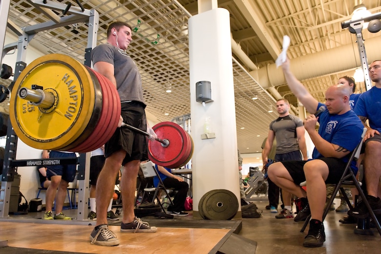 Snapshot: Team Dover powerlifters give max effort > Dover Air Force ...