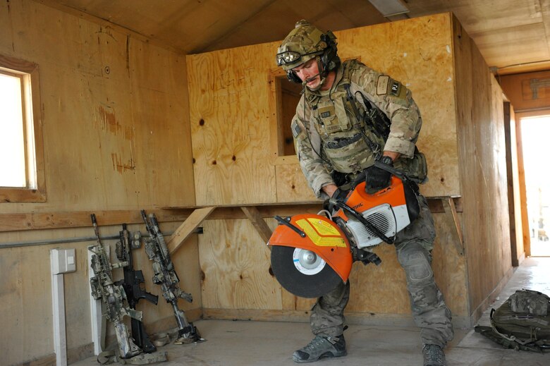 Pararescuemen hone skills in Bagram's excess structures > U.S. Air ...