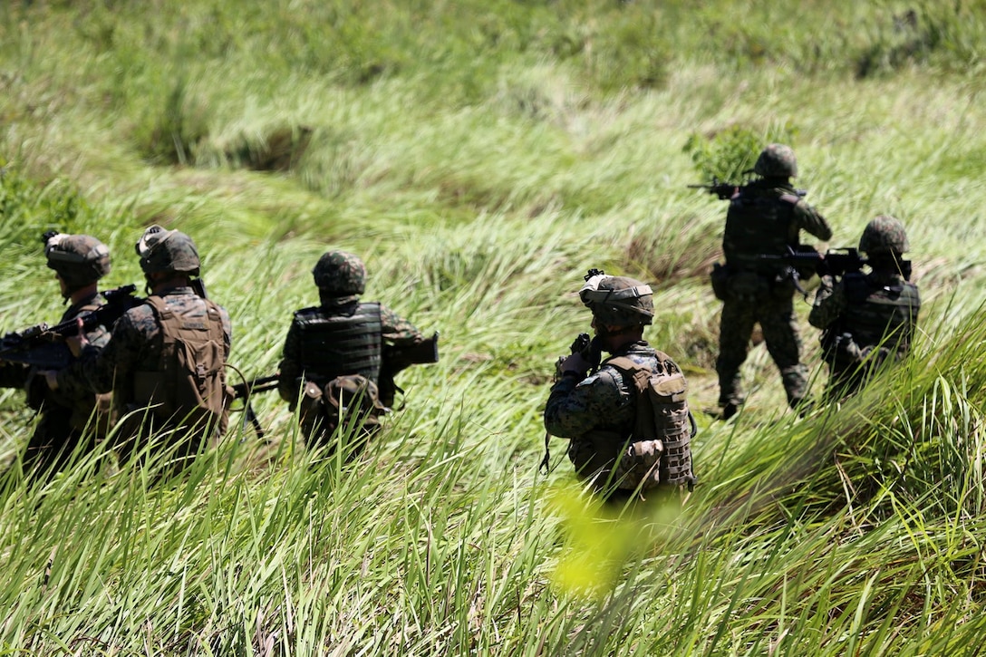 11th MEU and Malaysian Armed Forces conduct MALUS AMPHEX 14