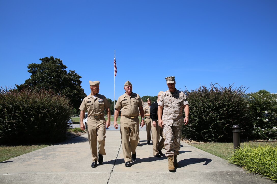 Surgeon General of the Navy visits Fightertown