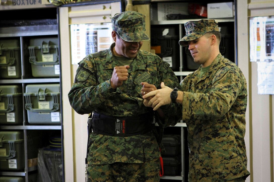 Peruvian Marines tour USS America