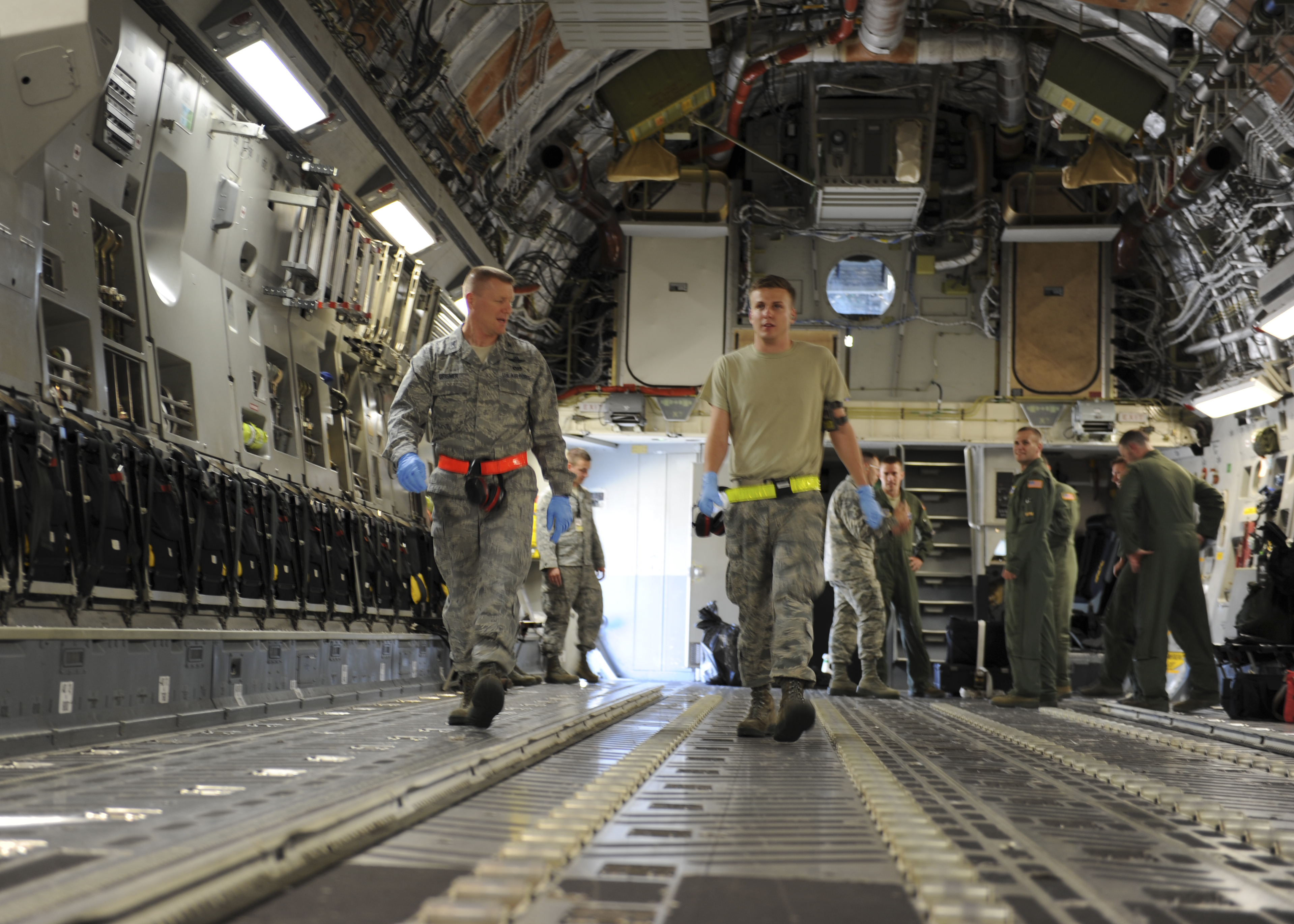 New wing commander works with Airmen from the 436th APS > Dover Air ...