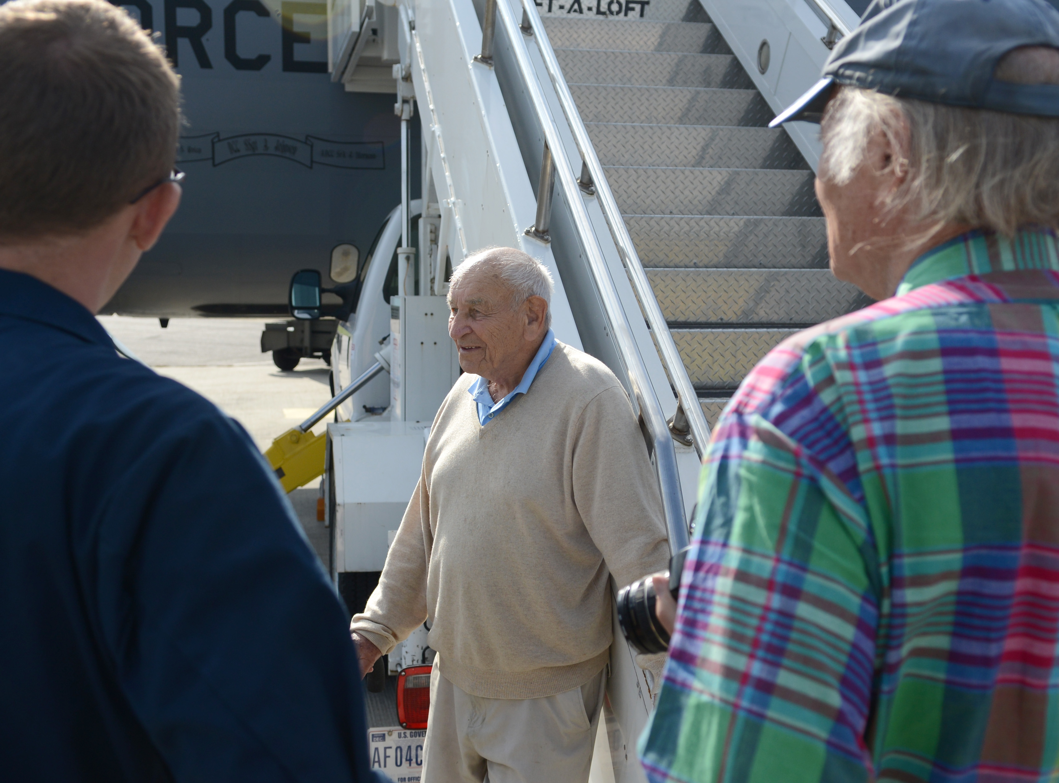 World War II veterans visit RAF Mildenhall > Royal Air Force Mildenhall ...
