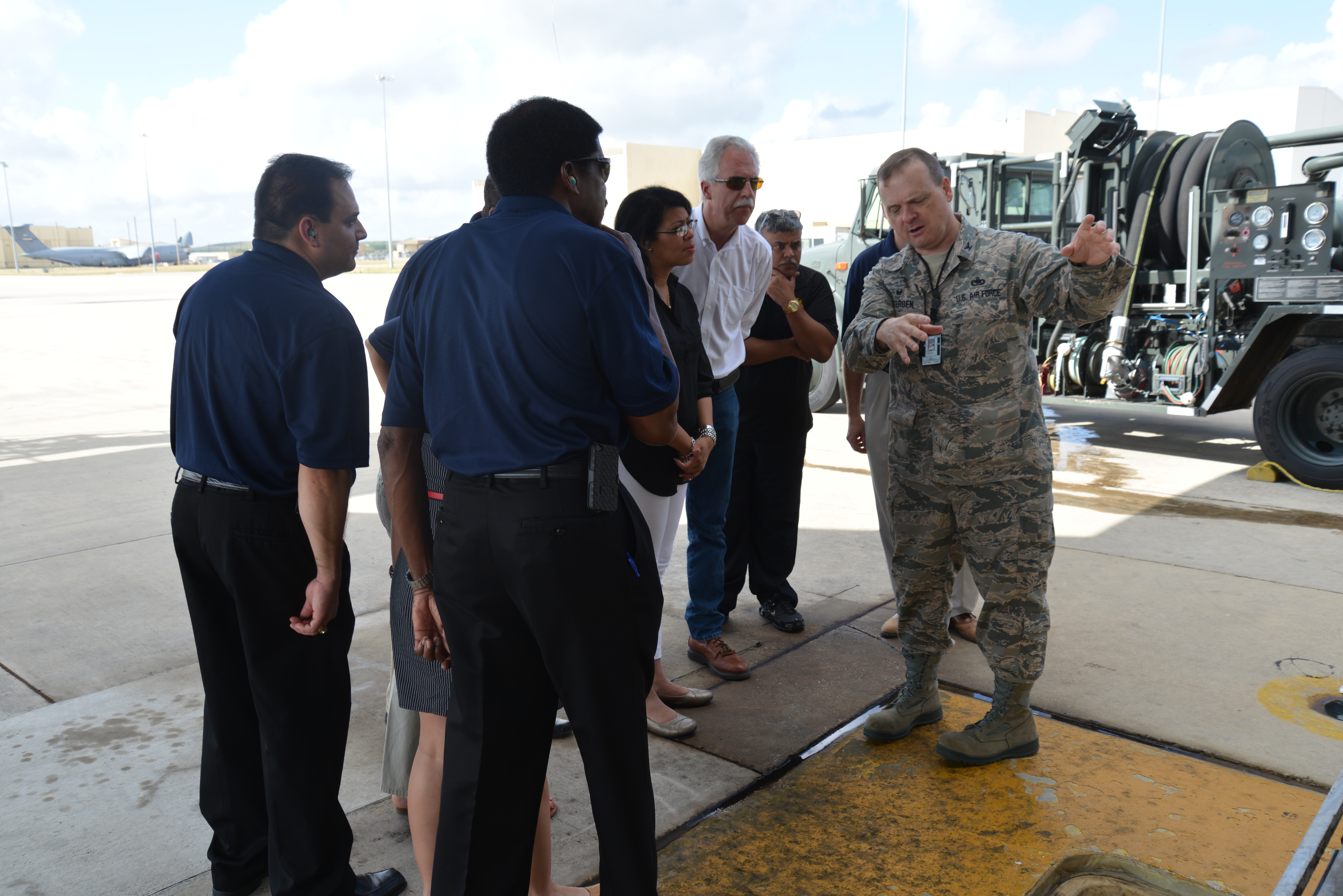 Honorary commanders tour 433rd Mission Support Group > 433rd Airlift ...