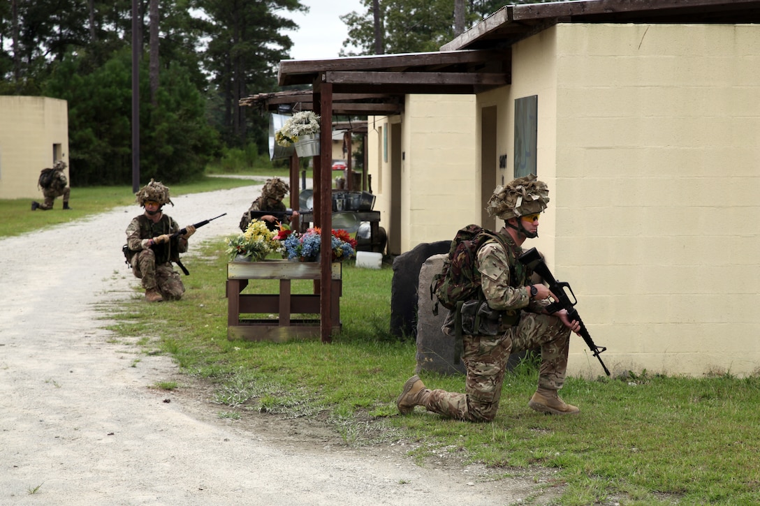 Marines, British soldiers practice tactical site exploitation during ...