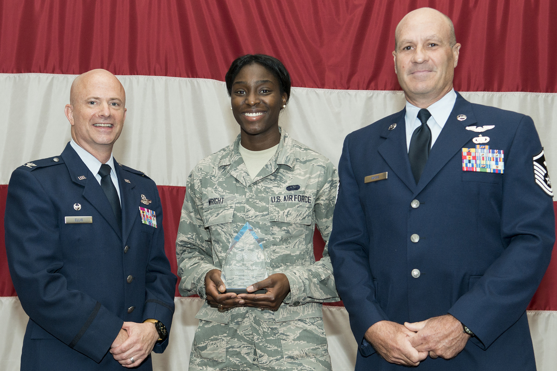 The 307th BW recognizes outstanding Airmen > 307th Bomb Wing > Article ...