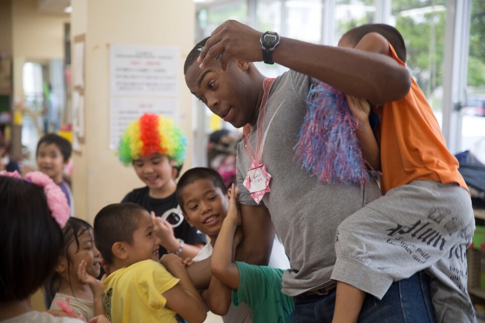 Marines teach English through song, dance > United States Marine Corps ...