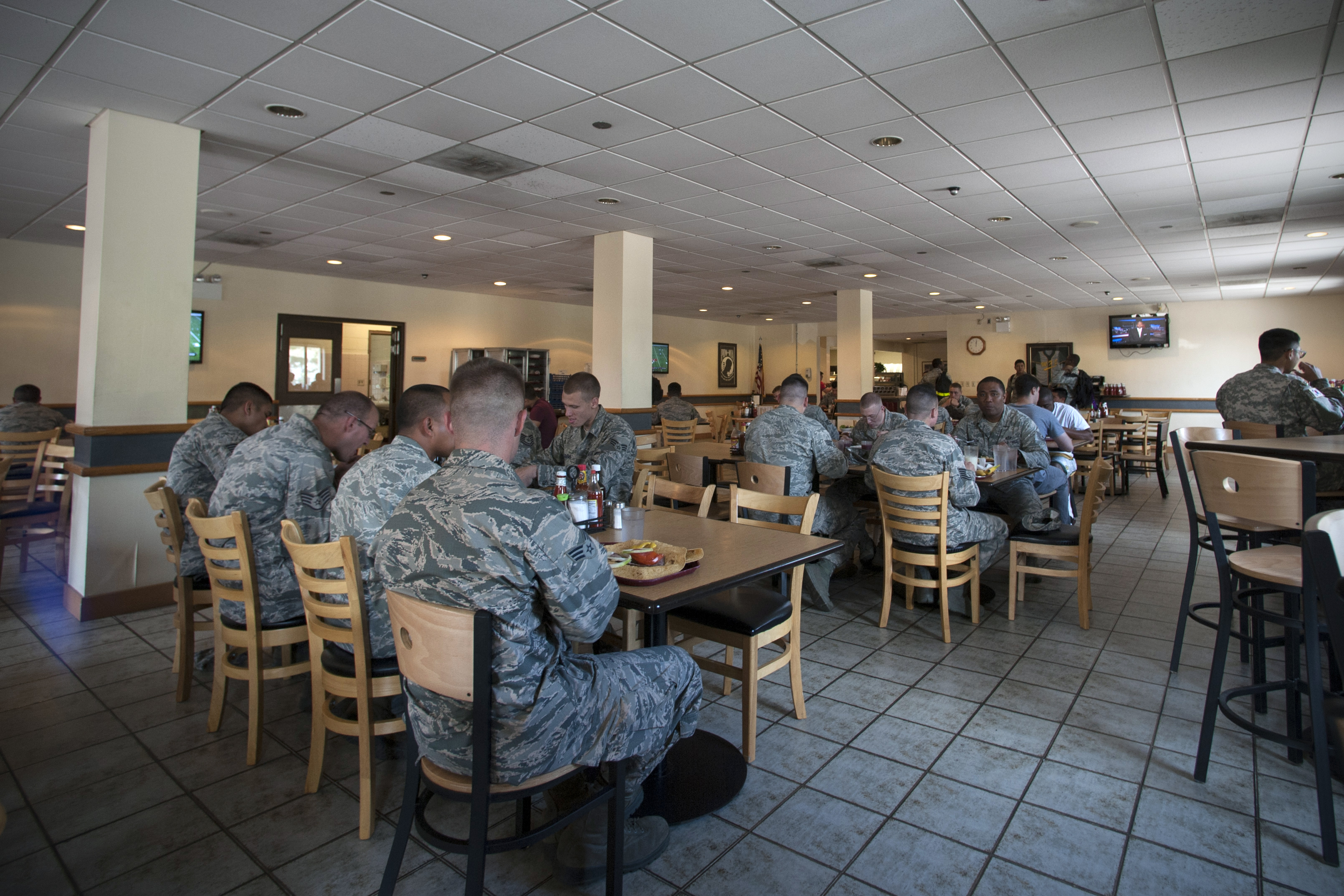 Kunsan DFAC serves the Wolf Pack > Kunsan Air Base > Display
