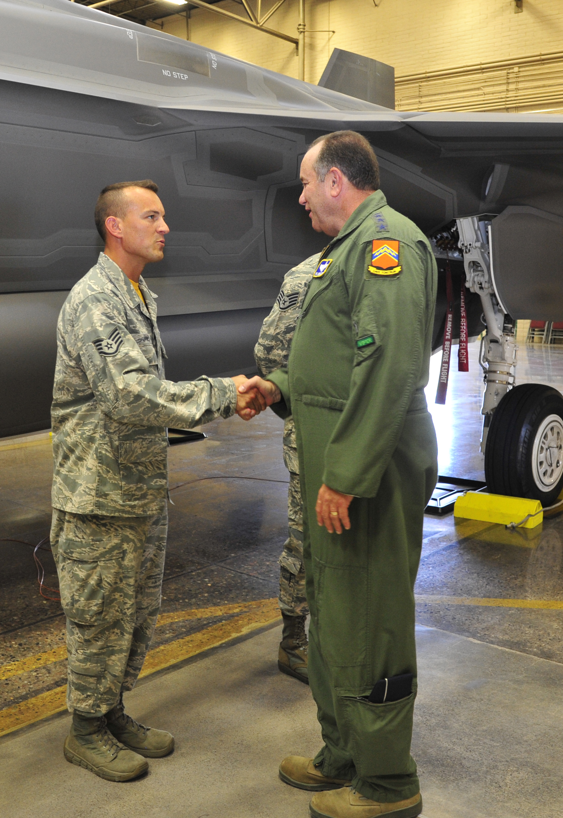 Supreme allied commander comes home > Luke Air Force Base > Article Display