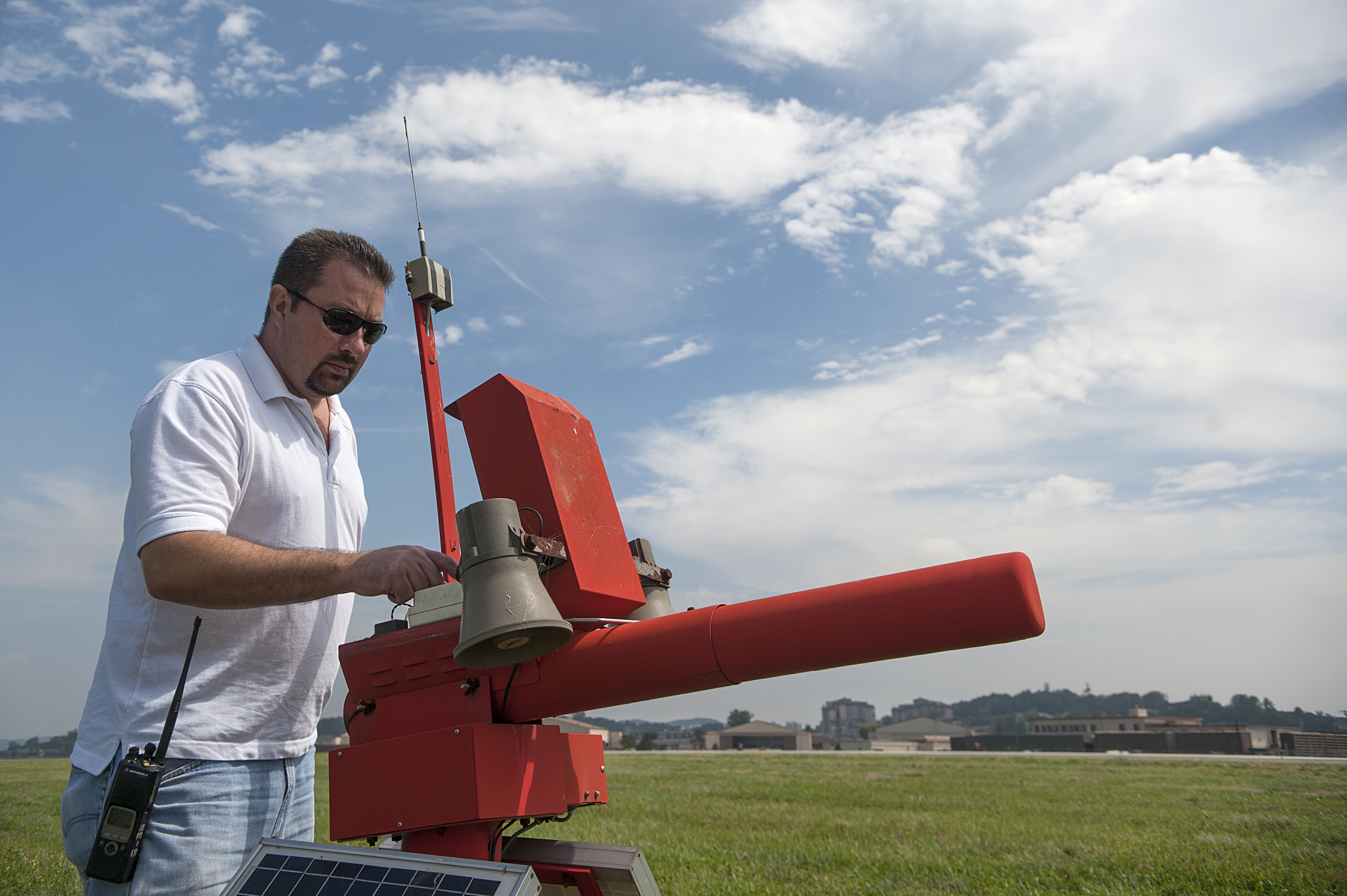 BASH program keeps birds off airfield > Osan Air Base > Stories
