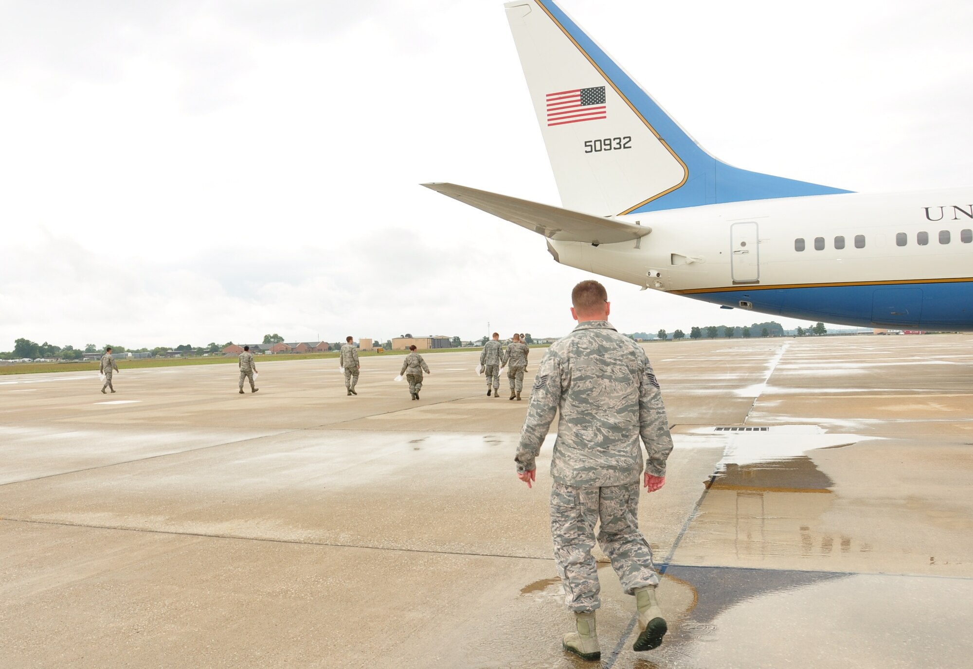 Maintenance makes it safe on flightline > 932nd Airlift Wing > Article ...