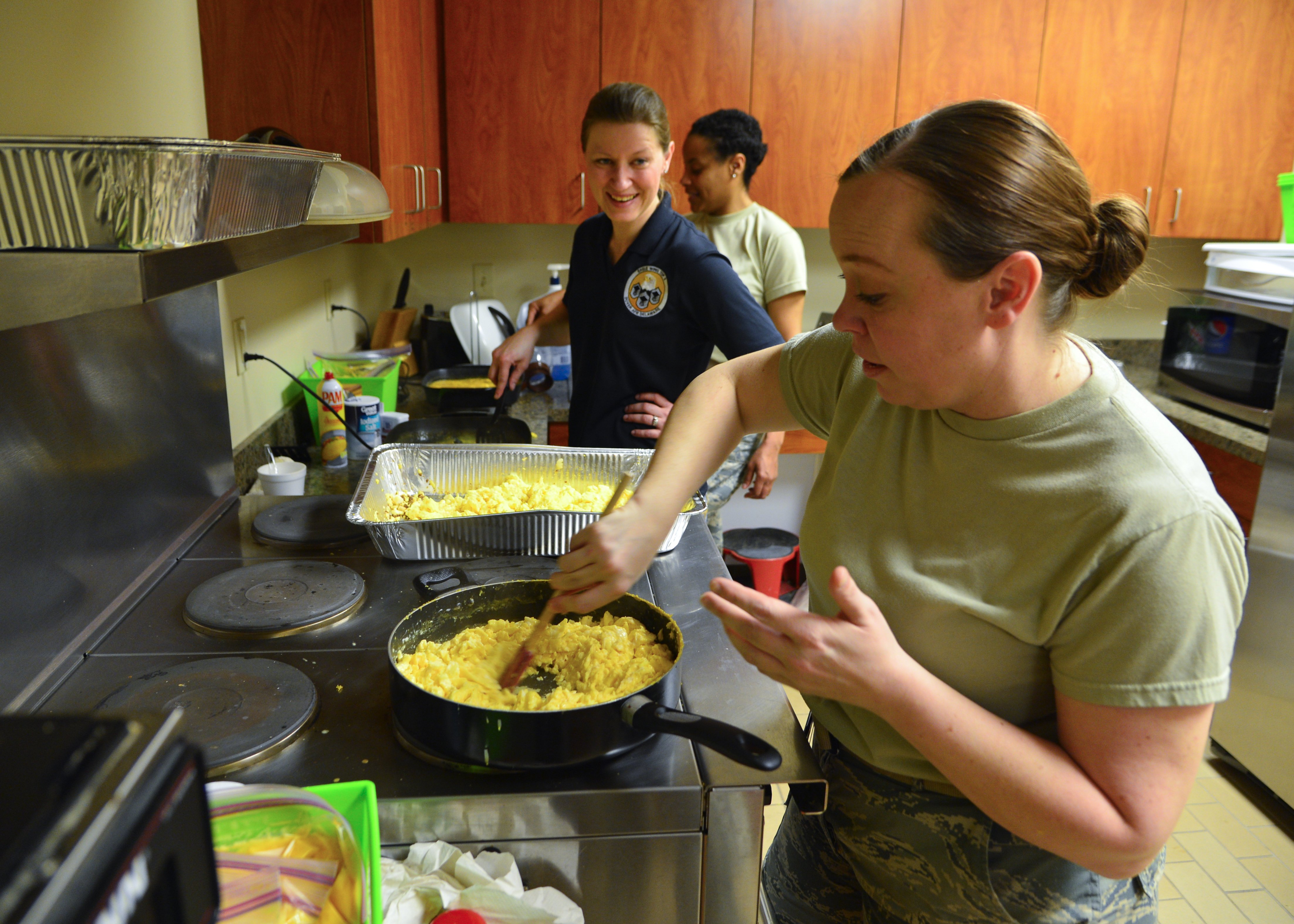 Dover AFB Top 3 serves breakfast to Airmen > Dover Air Force Base ...