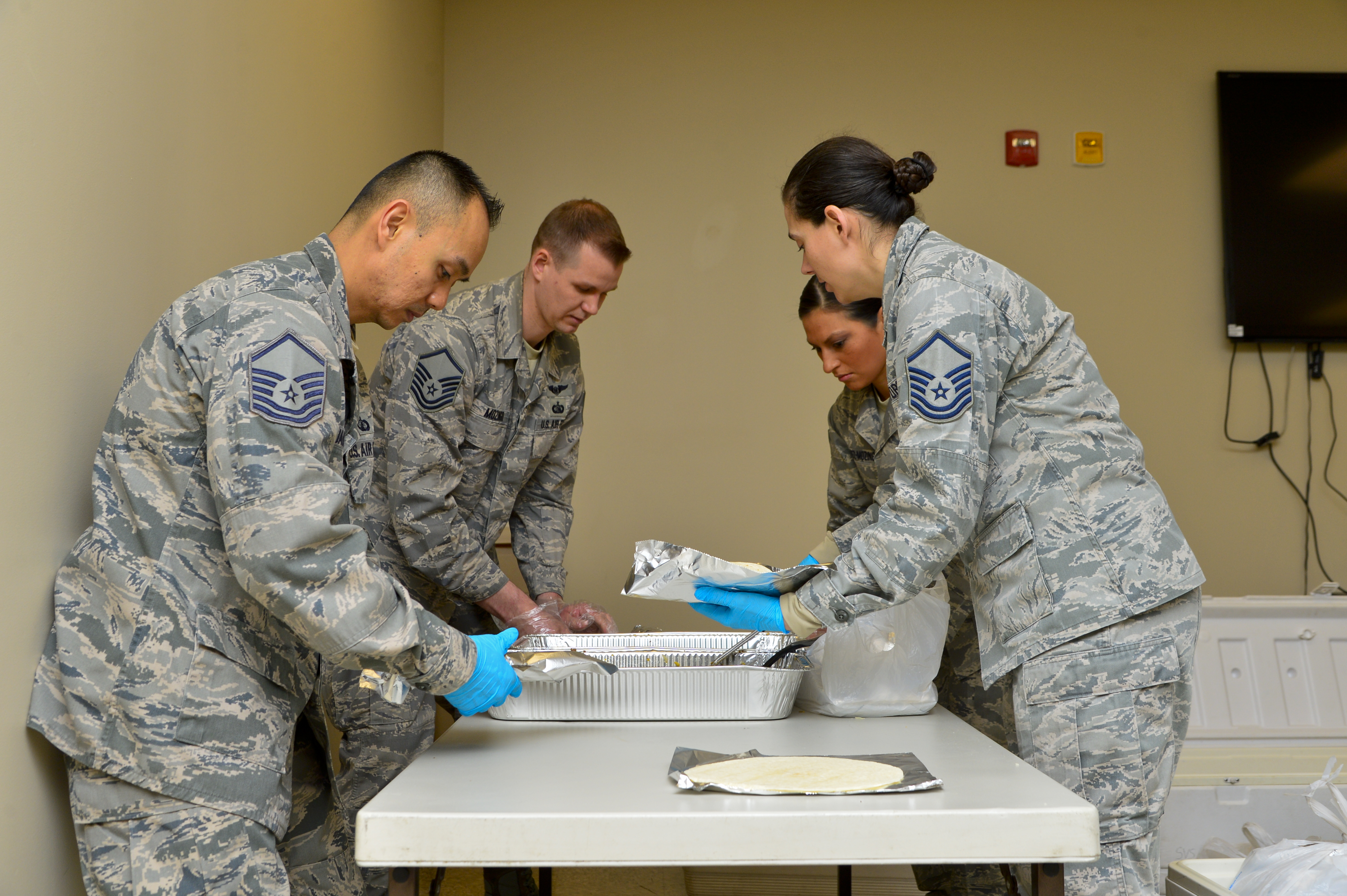 Dover AFB Top 3 serves breakfast to Airmen > Dover Air Force Base > News