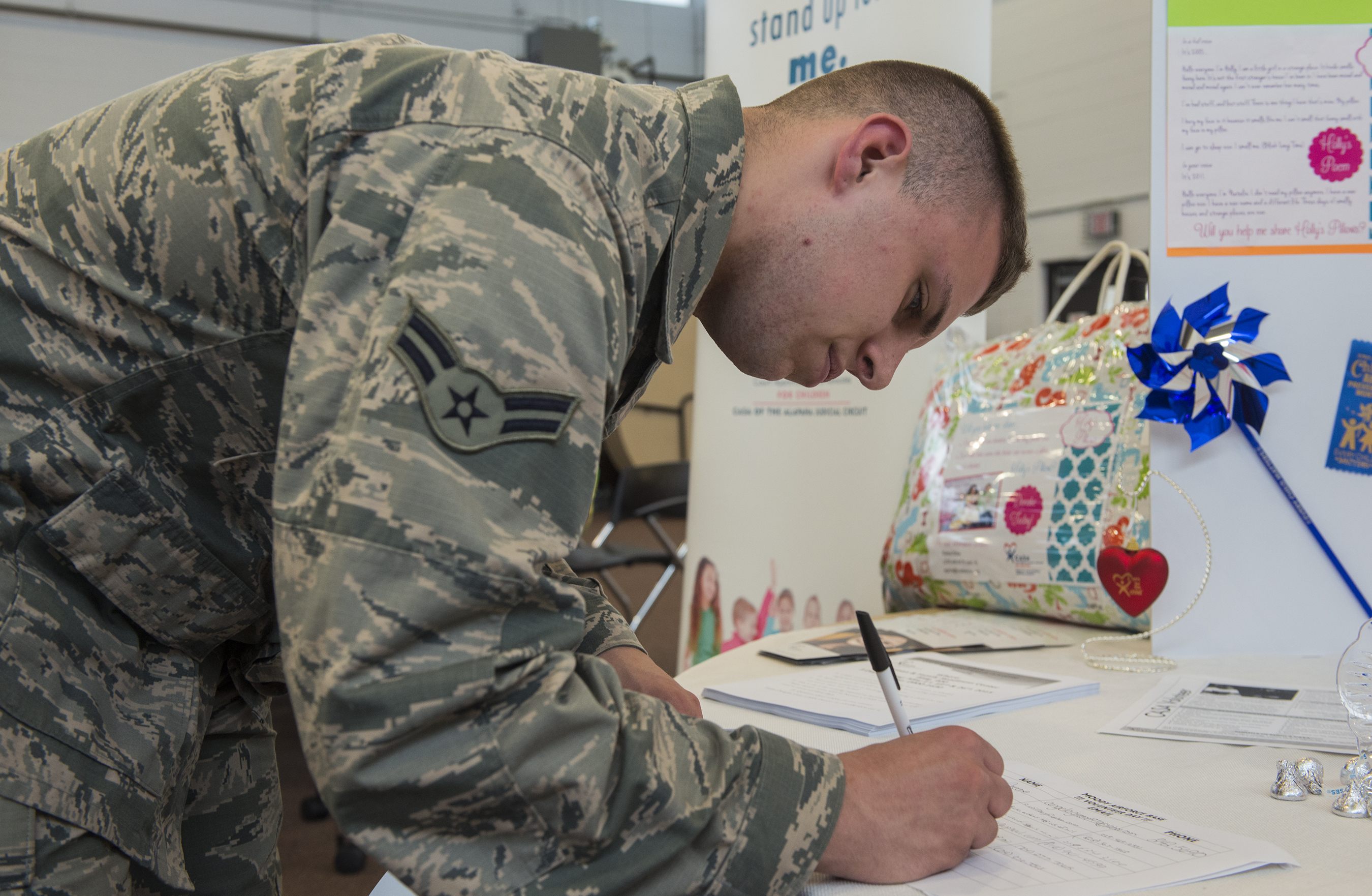 Volunteer fair encourages giving back > Moody Air Force Base > Article ...