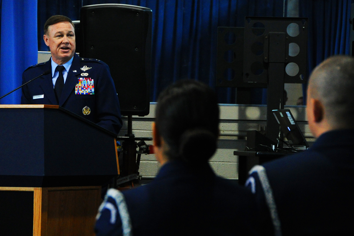AFDW Commander speaks at Air Force Honor Guard graduation