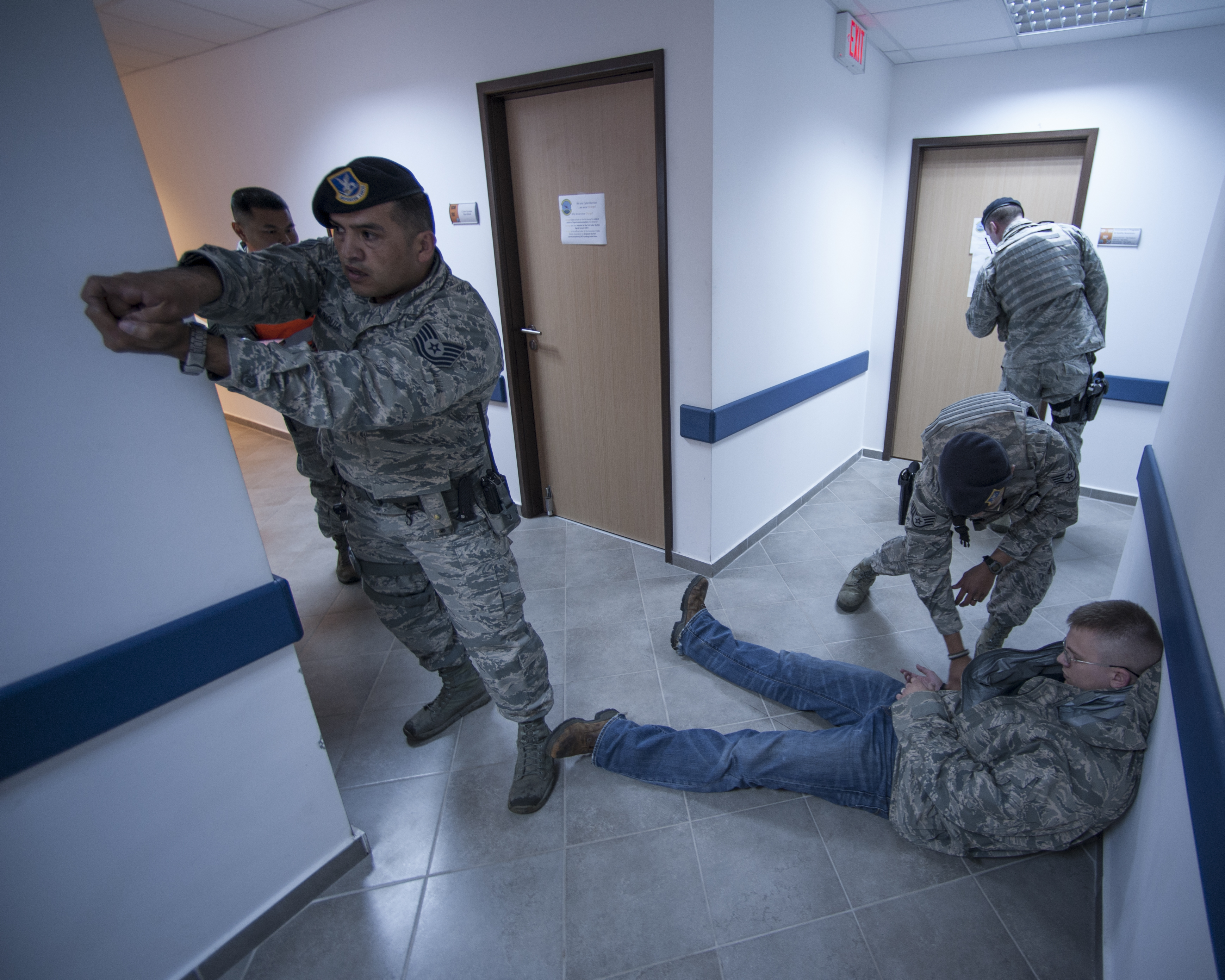 "LOCKDOWN LOCKDOWN LOCKDOWN" > Incirlik Air Base > Article Display