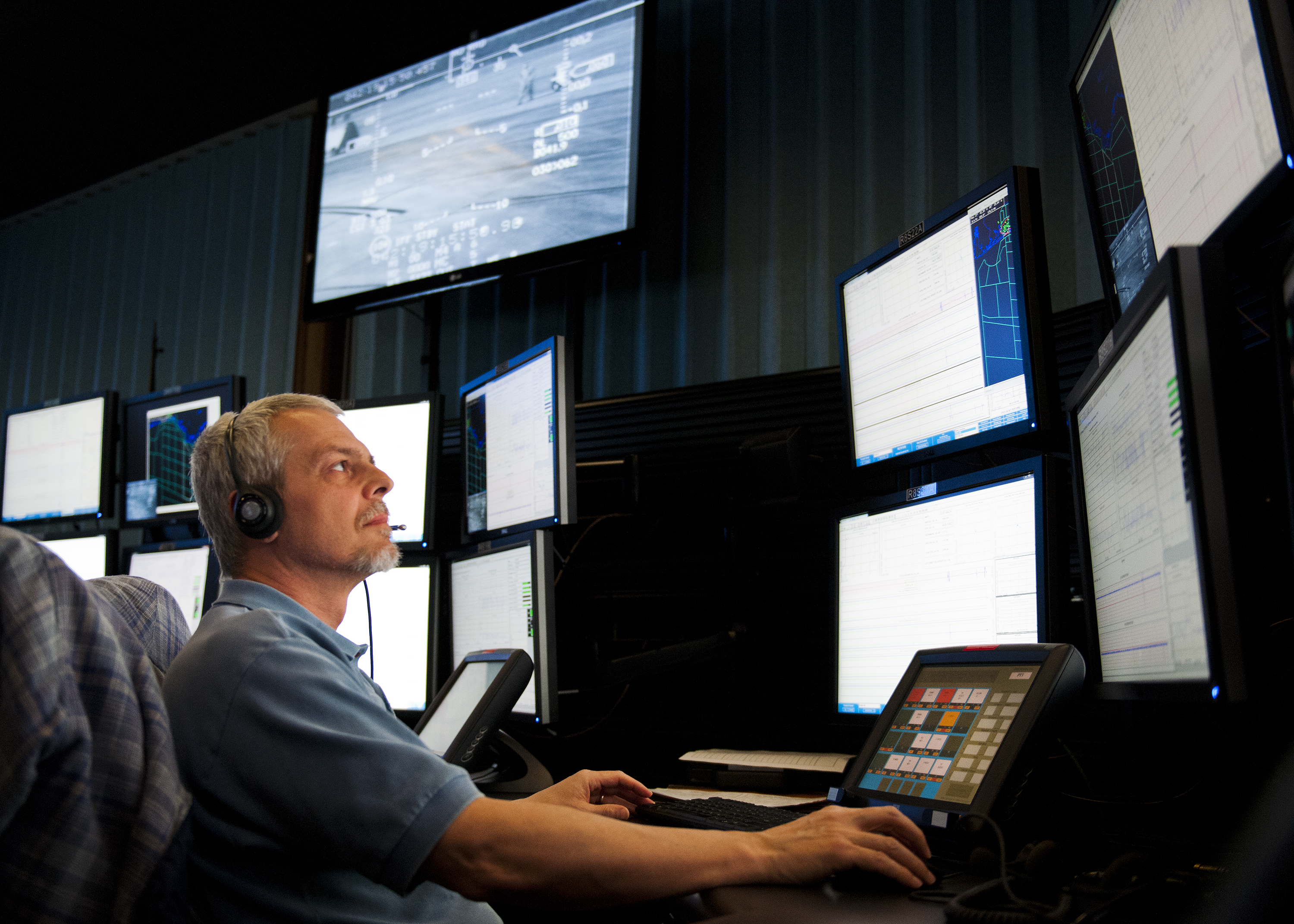 Seek Eagle tests wing vibration > Eglin Air Force Base > Article Display