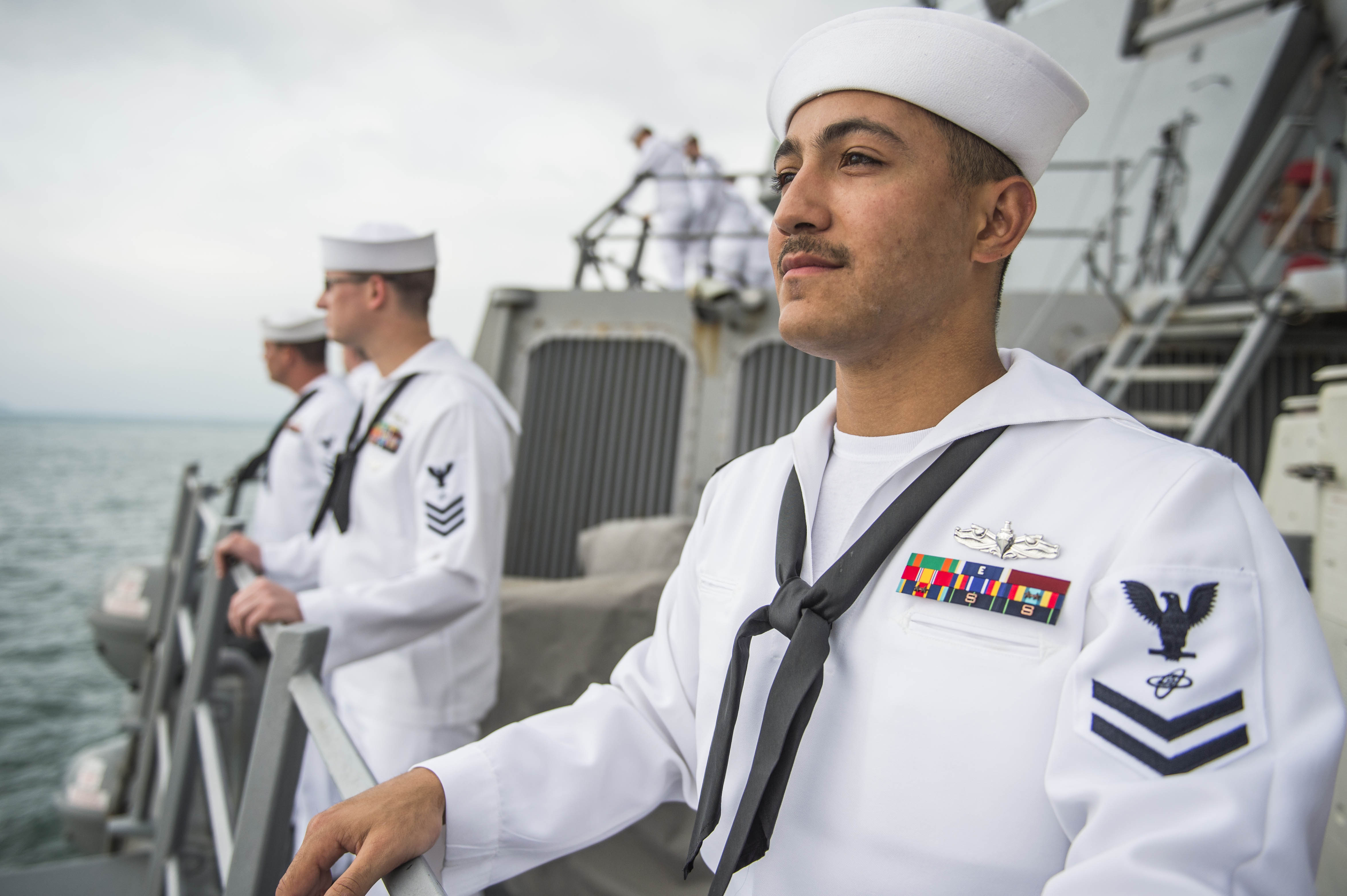 SECNAV Visits Sailors During NEA Vietnam > United States Navy > display ...