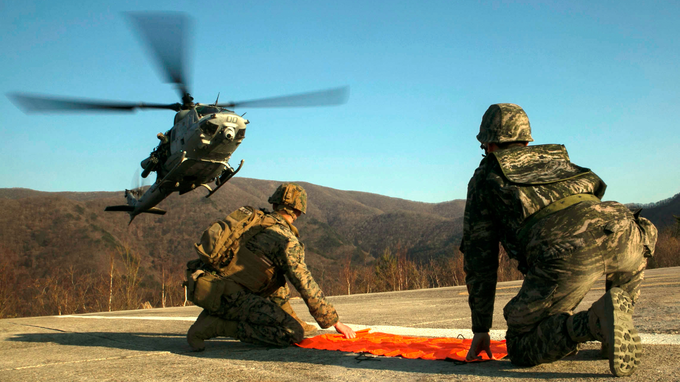 ROK-U.S. Marines Coordinate Fire During Exercise