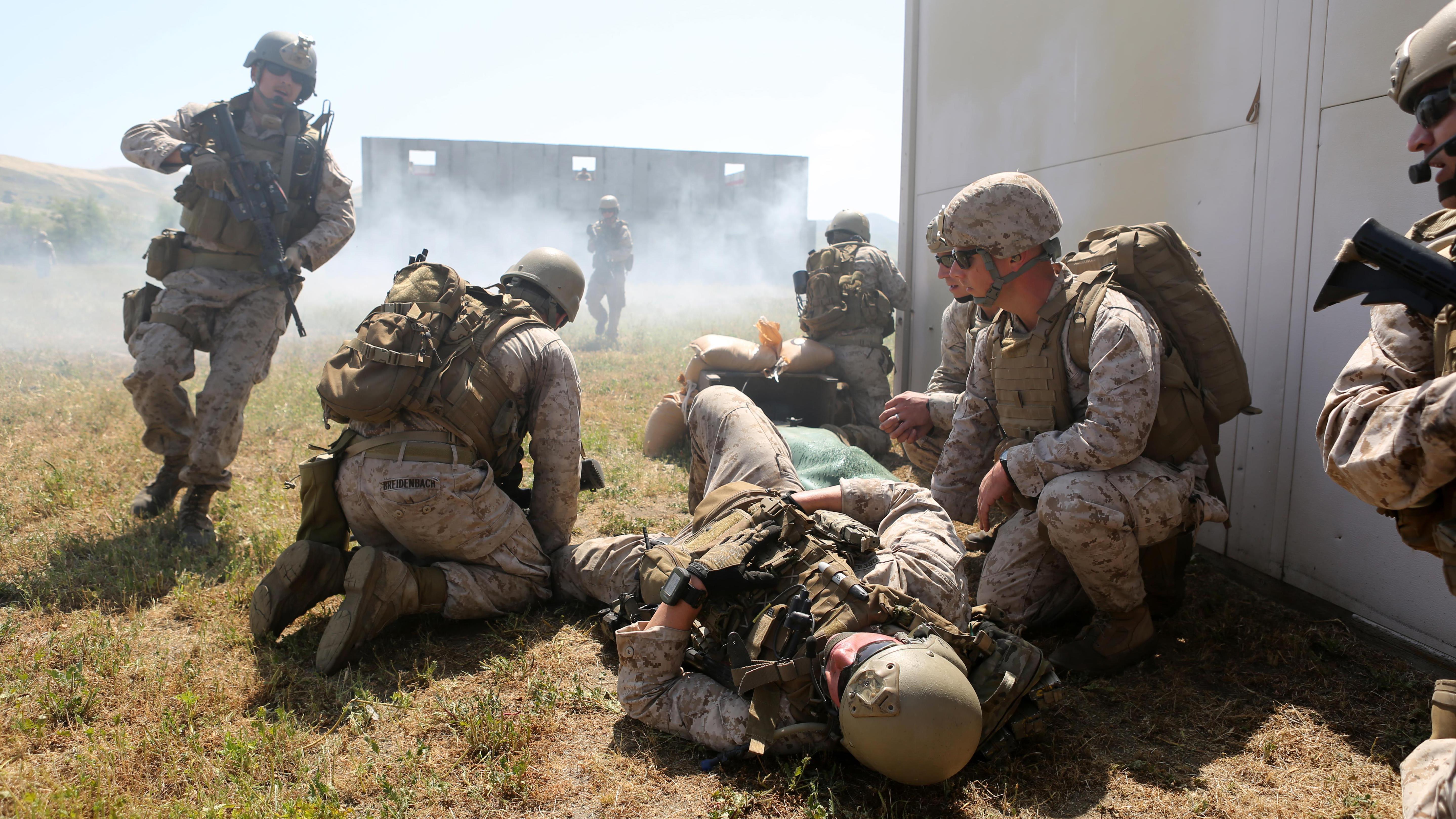 Recon Marines execute live-fire raid