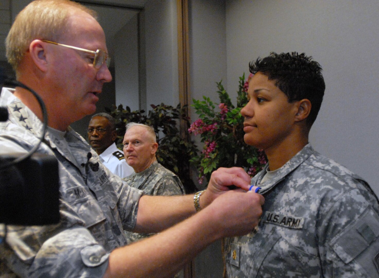 Army Guardsman Receives Soldier s Medal For Bravery National Guard