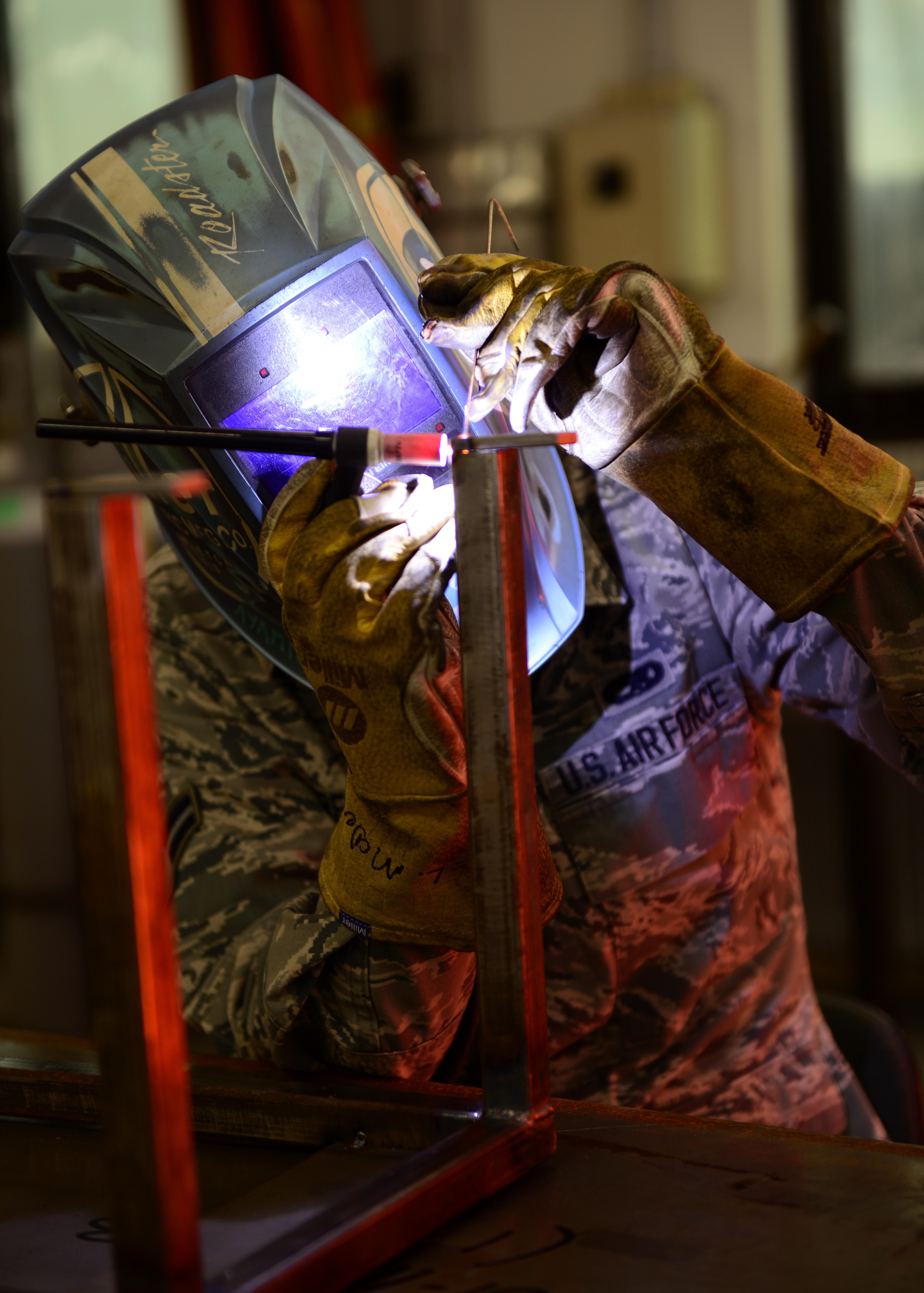 Aircraft metals technology Airmen seal success