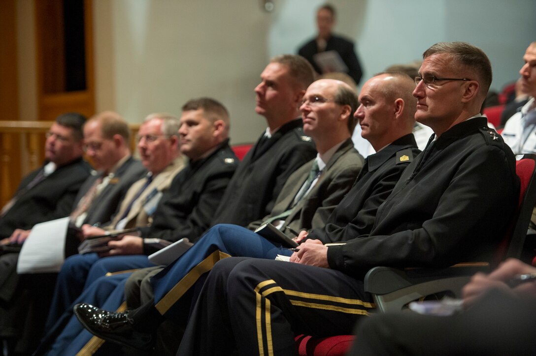Army Maj. Gen. Bill Rapp, foreground, Commandant at the Army War ...