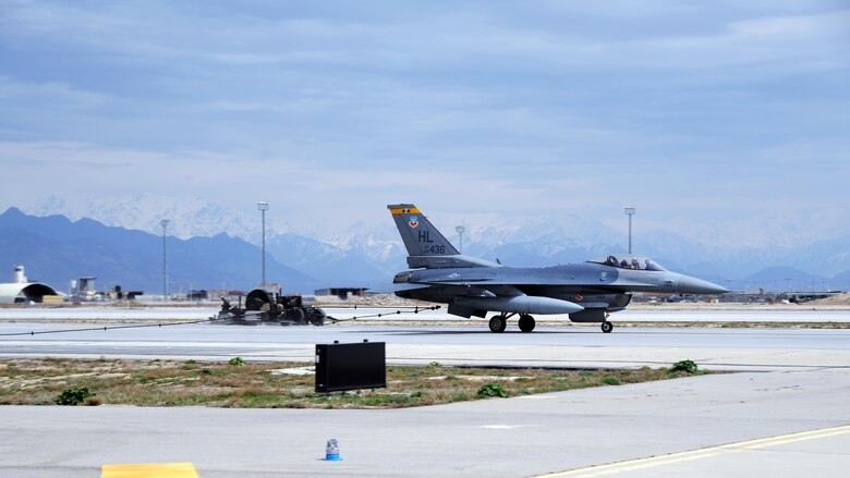 Second runway increases Bagram capability > U.S. Air Force > Article ...