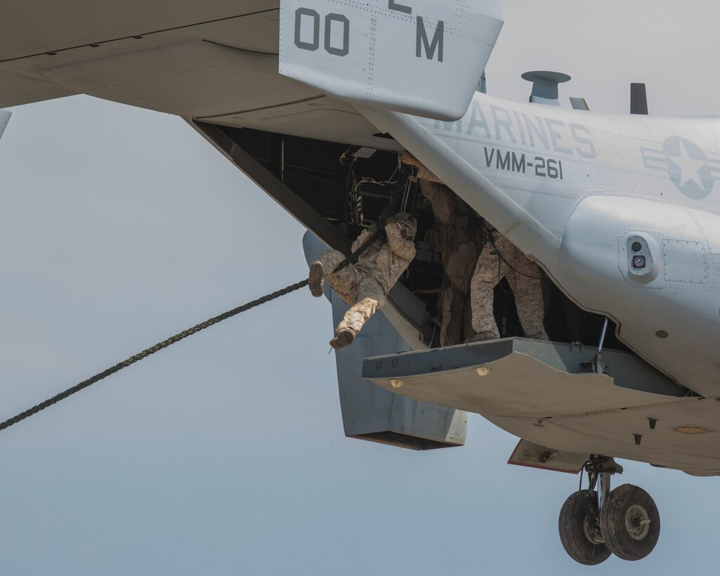 From air to ground: 3/8 conducts Osprey fast-rope training