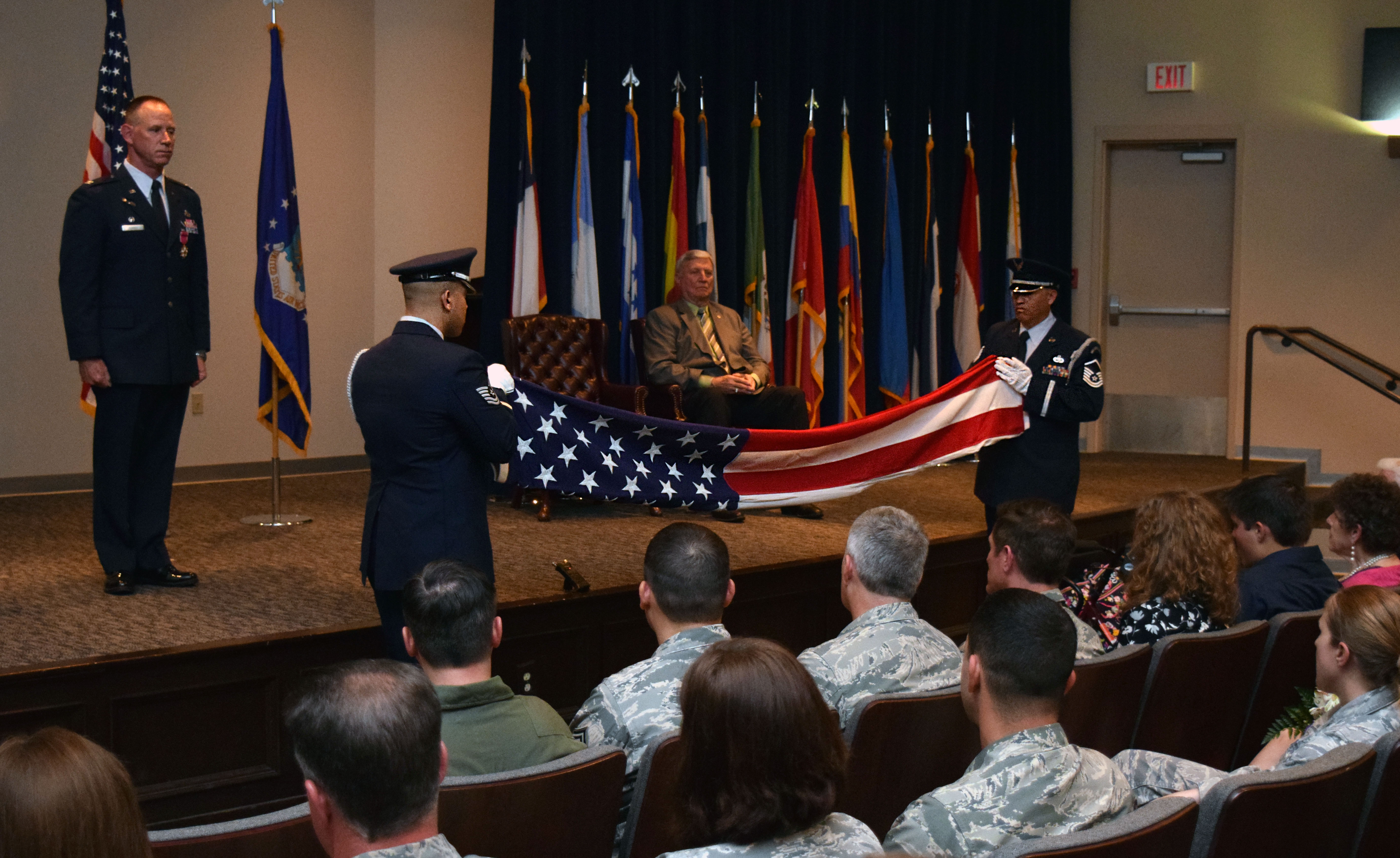 433rd Maintenance group commander retires > 433rd Airlift Wing ...